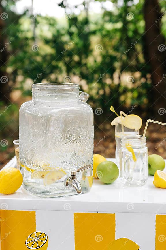 Wooden Lemonade Stand in Park Stock Photo - Image of park, homemade ... Wooden Lemonade Stand in Park Stock Photo - Image of park, homemade ...