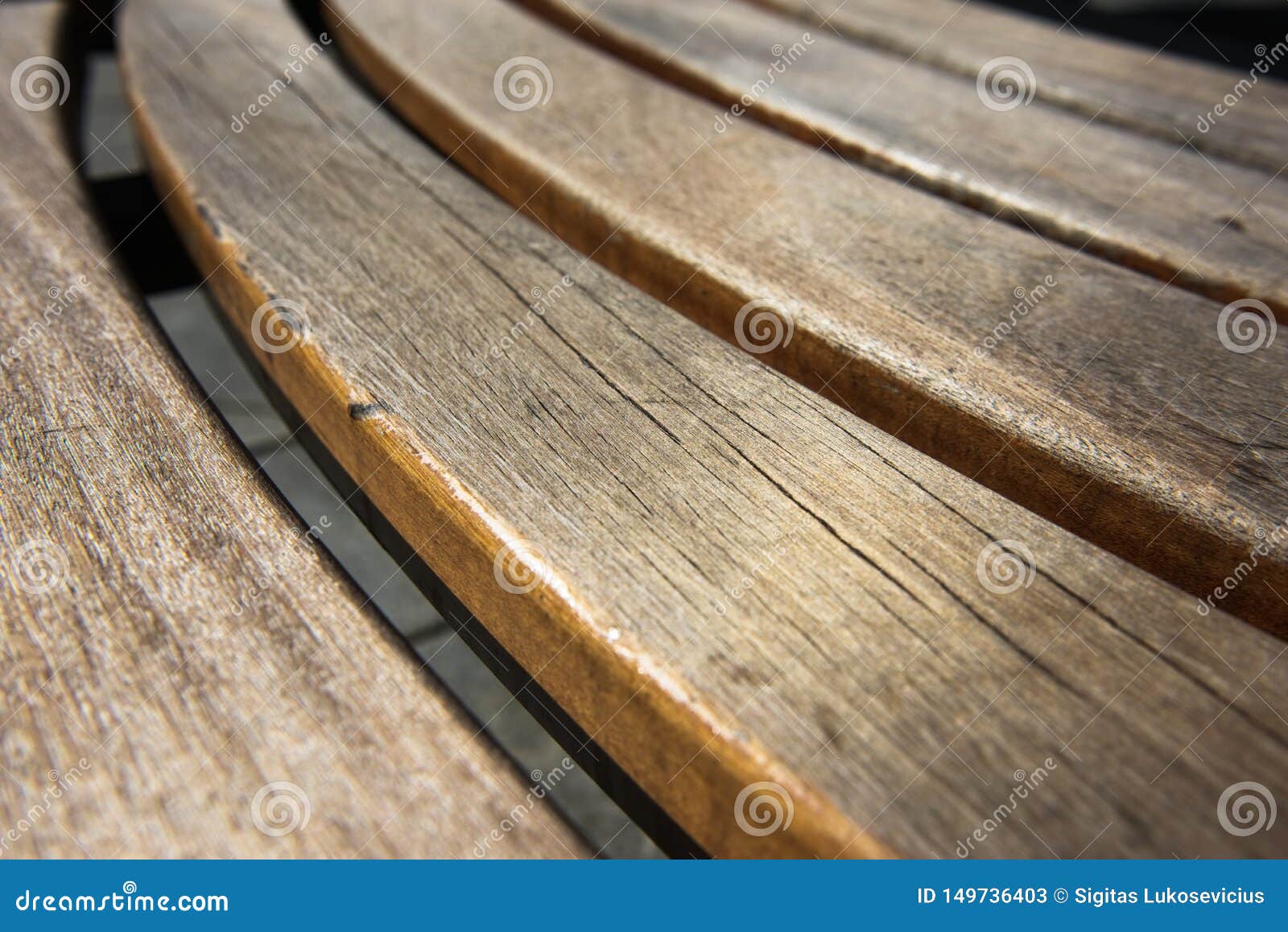 Wooden Modern Design Round Circular Park Bench Stock Image - Image of ...