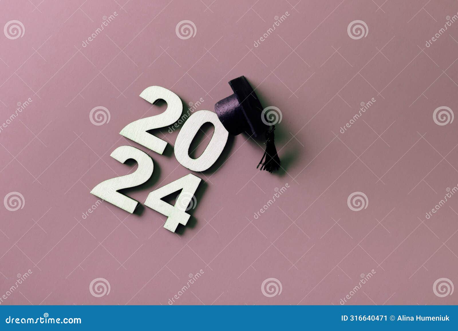 Wooden Number 2024 with Graduation Cap. Class of 2024 Concept Stock ...