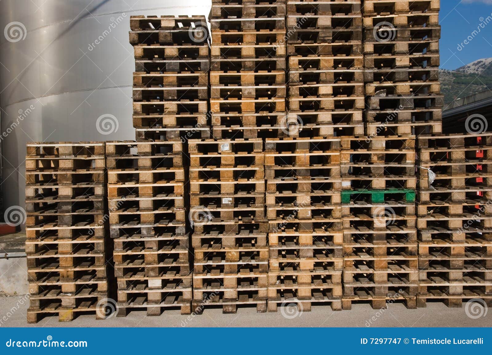 Wooden pallet stock image. Image of company, crate, inventories - 7297747