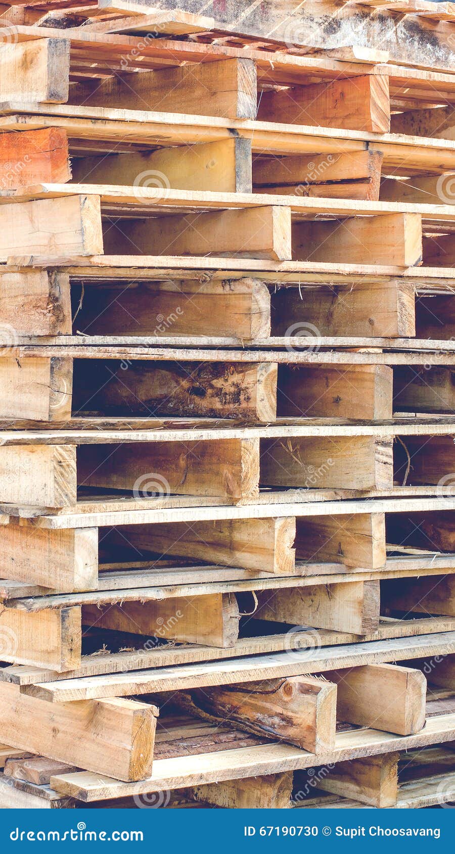Wooden pallet overlap stock photo. Image of load, construction - 67190730