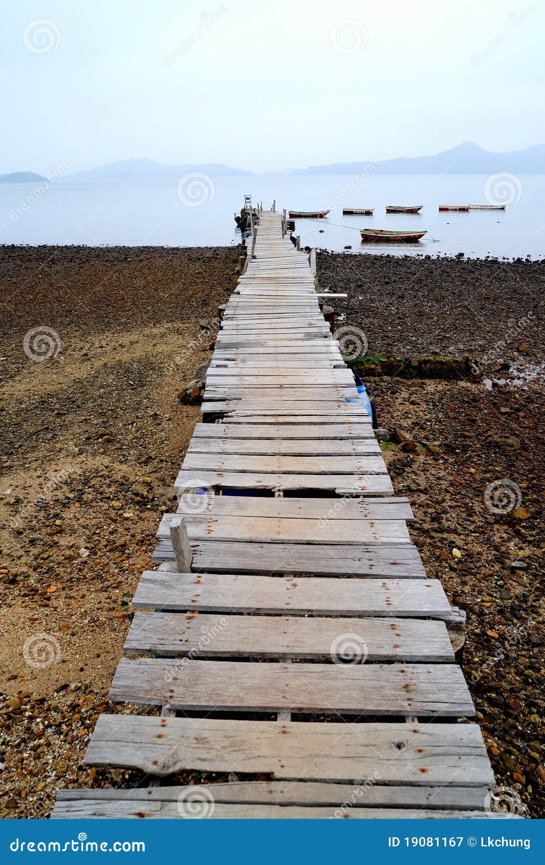 Wooden pier stock image. Image of waves, lake, horizon - 19081167