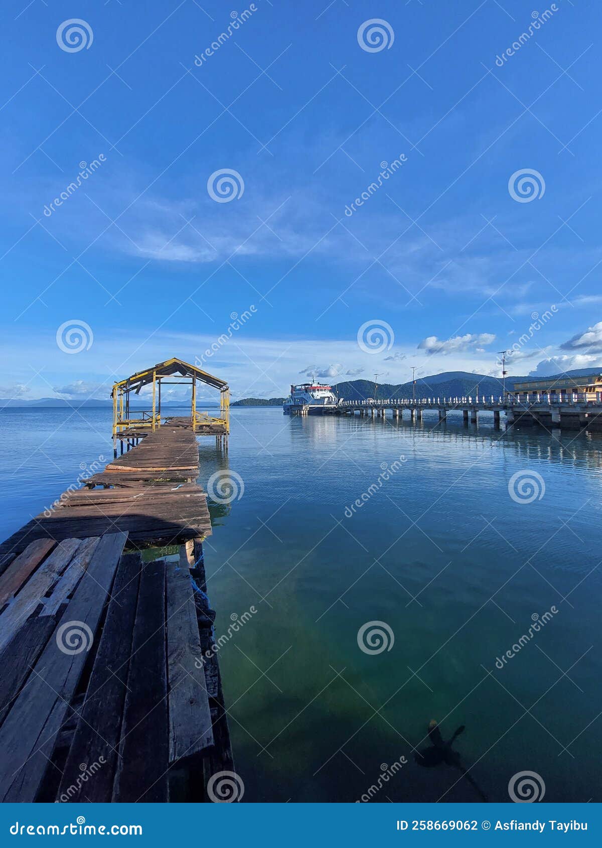 Wooden Pier in Towuti District Stock Photo - Image of wind, wave: 258669062