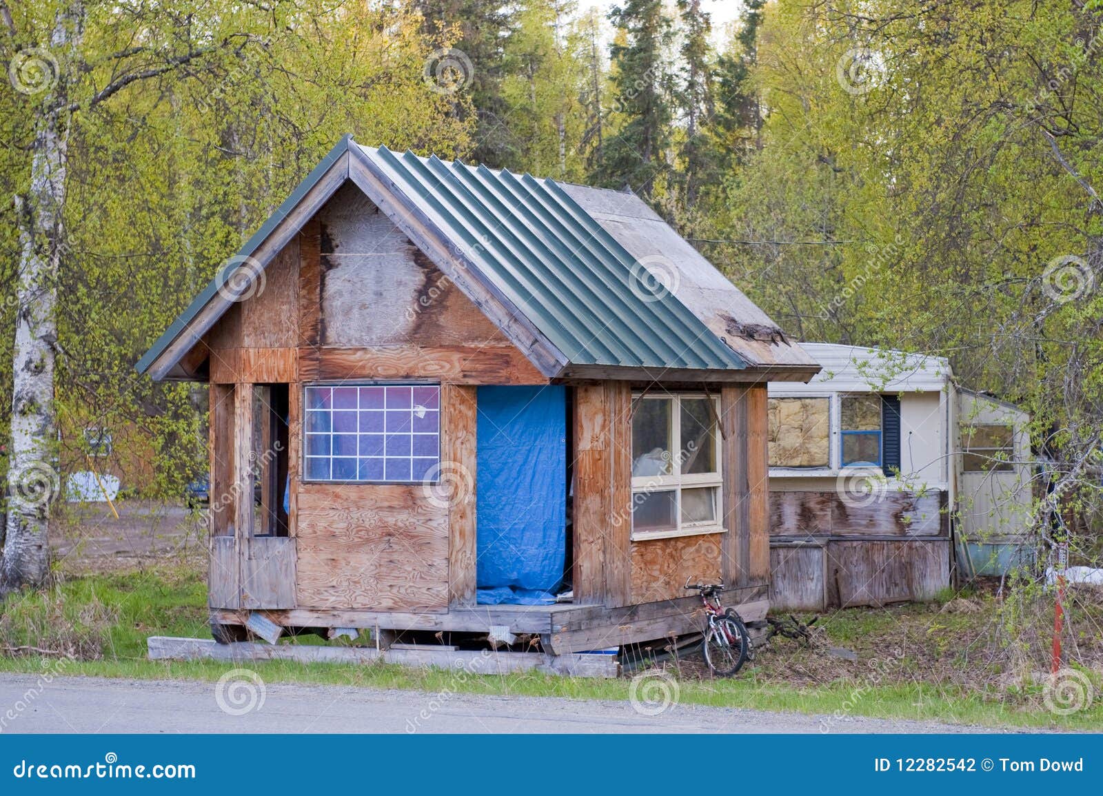 Wooden shack stock photo. Image of bike, tree, shack - 12282542