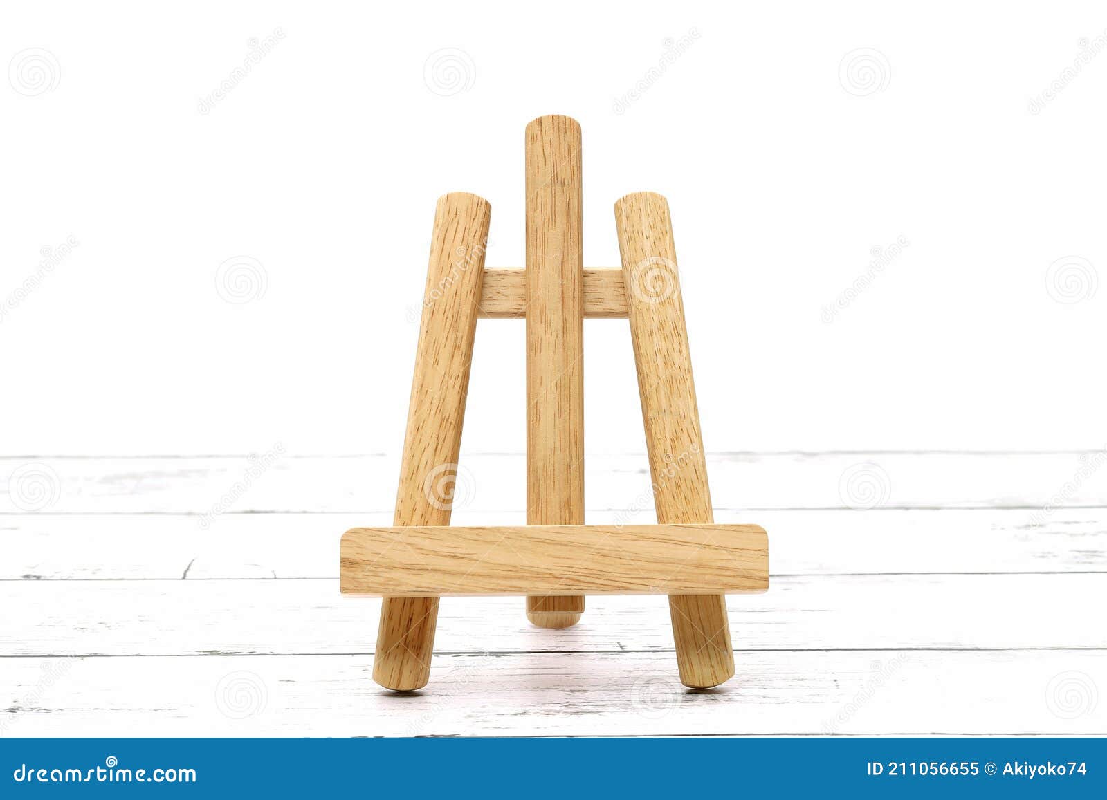 Small Easel Stock Photo | CartoonDealer.com #37887438