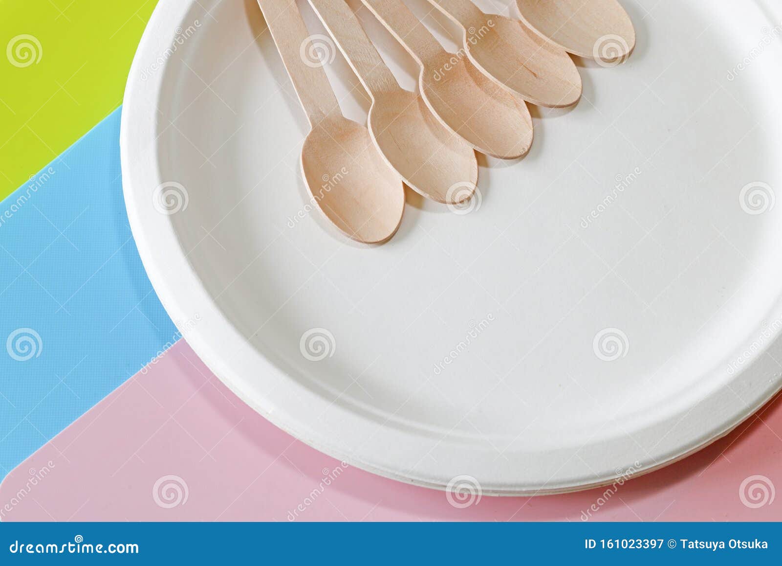 Wooden Spoons on the Paper Plate Stock Image - Image of ecology, tray ...