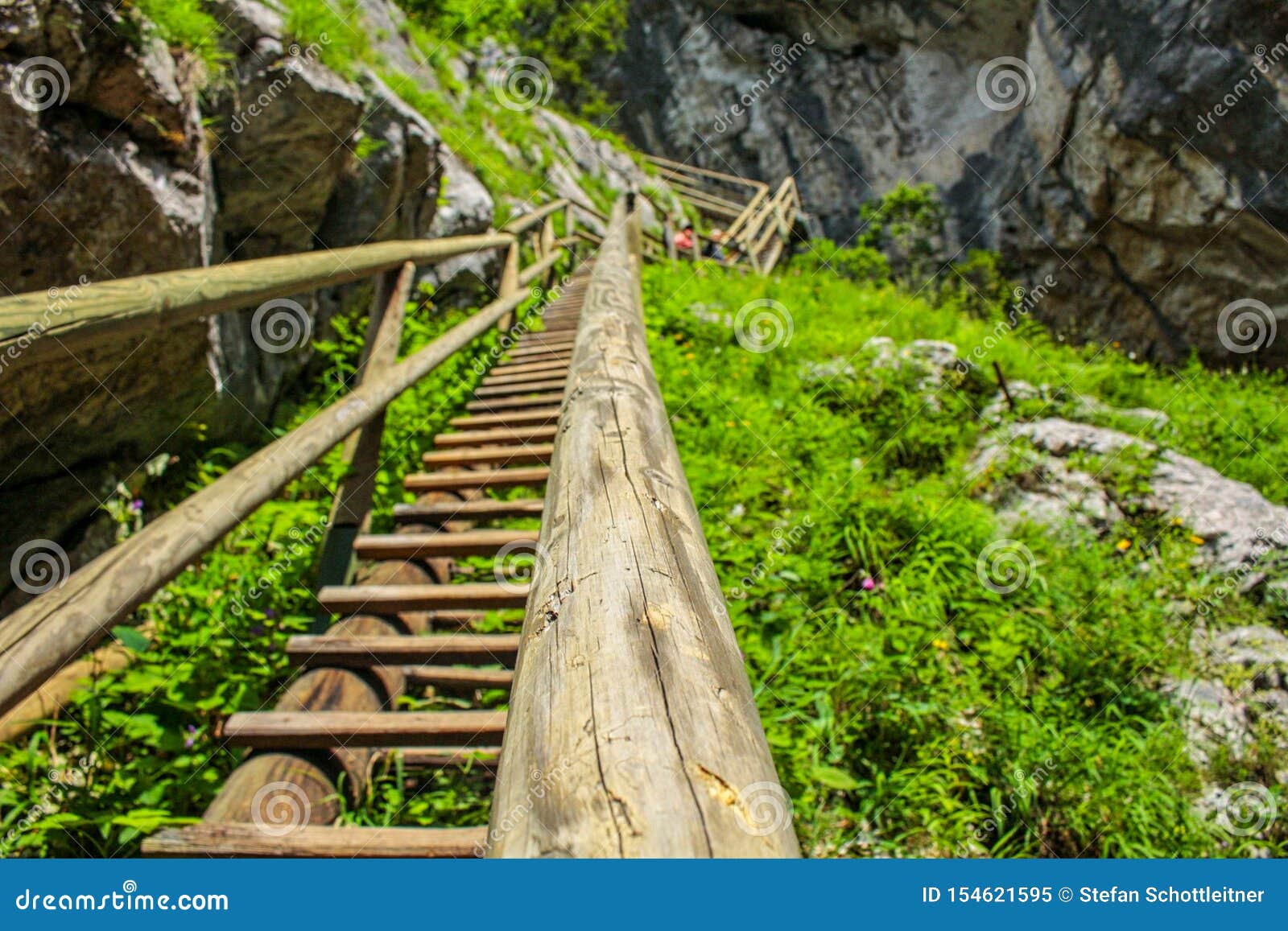 Stairs On Cliff Leading To Ocean In Sunset Cliffs Stock Photography ...