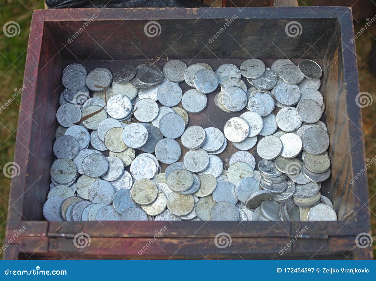 Wooden Treasure Chest with Medieval Coins Stock Image - Image of discover, coins: 172454597
