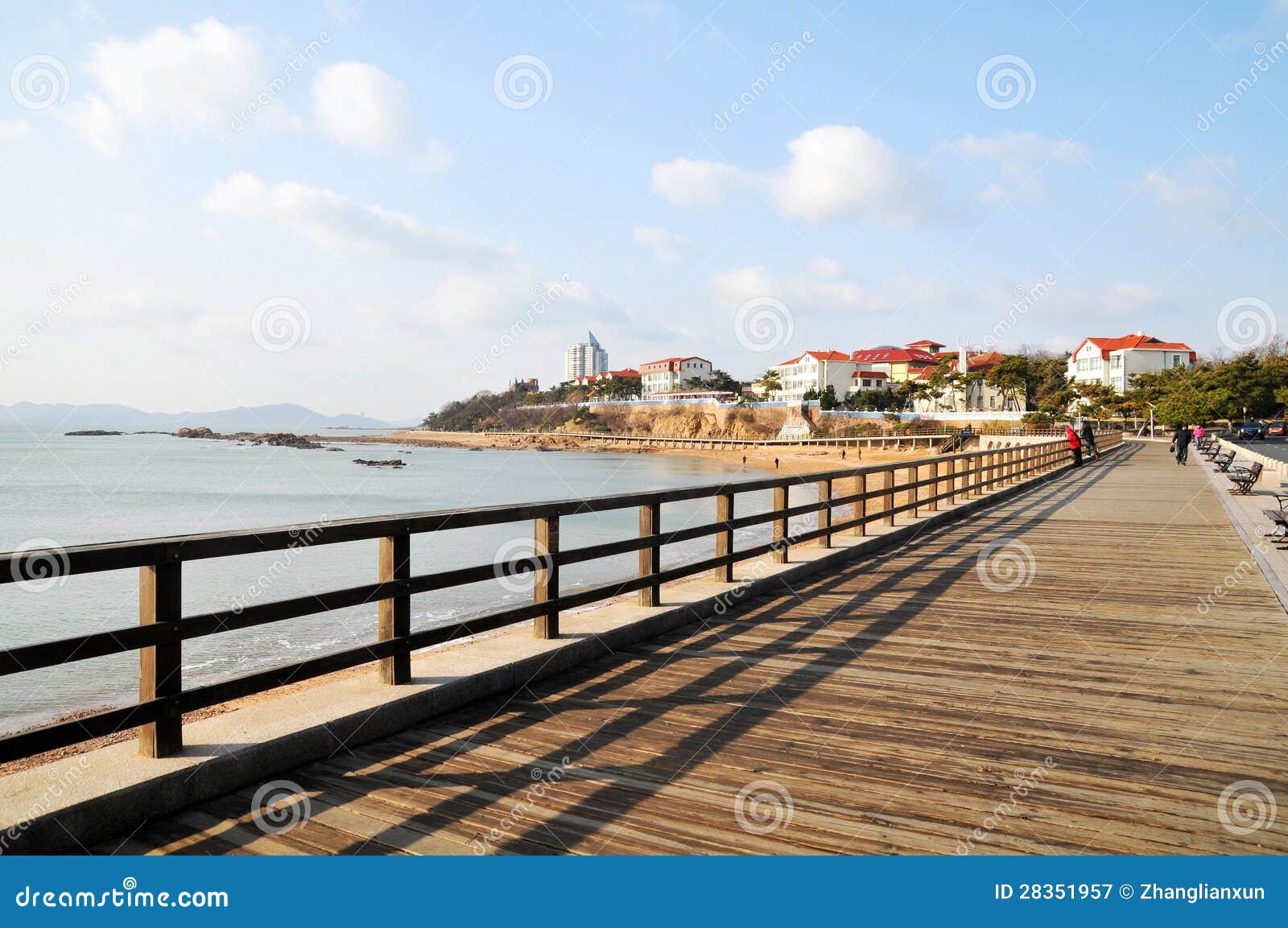 The wooden trestle stock image. Image of beach, extend - 28351957