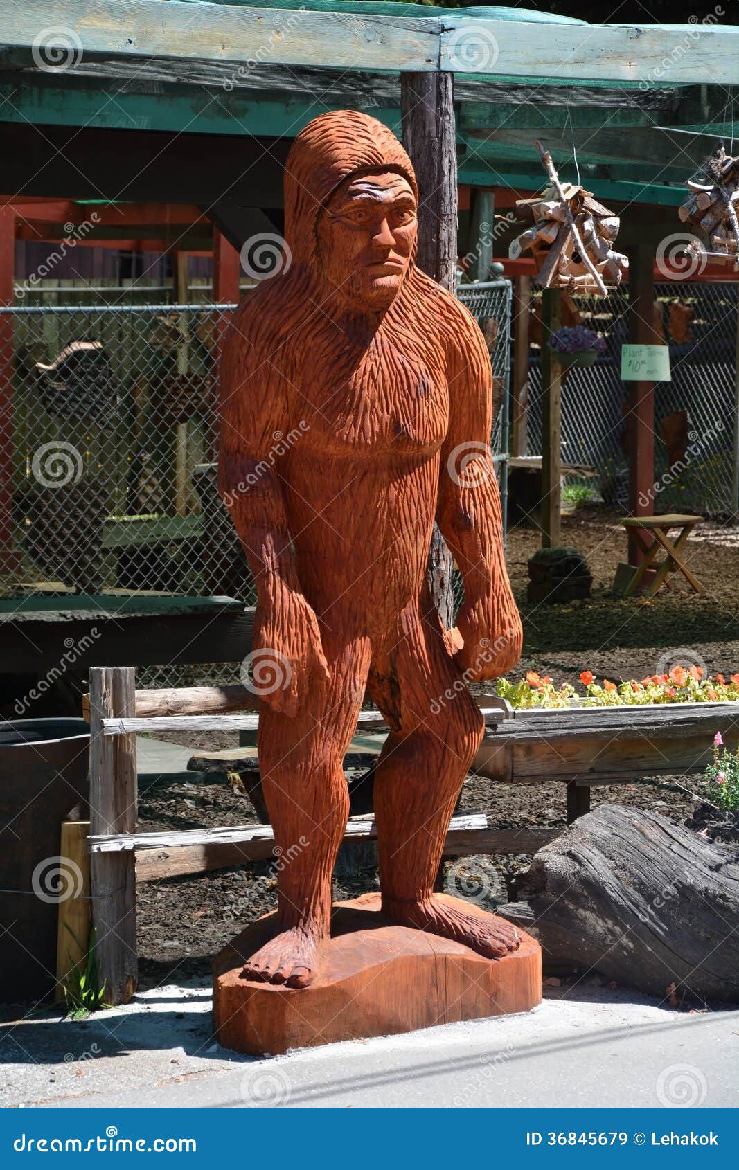 Wooden yeti editorial stock image. Image of craft, park - 36845679
