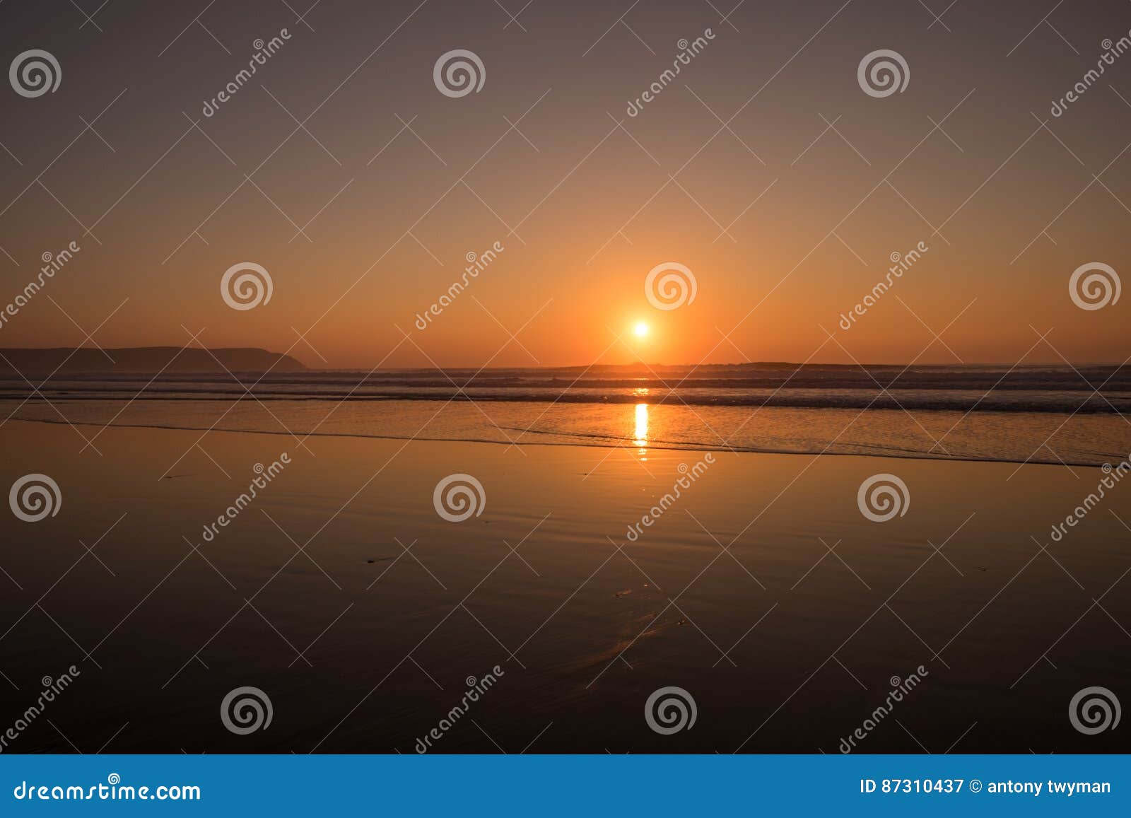 Woolacombe sunset stock image. Image of vacations, travel - 87310437