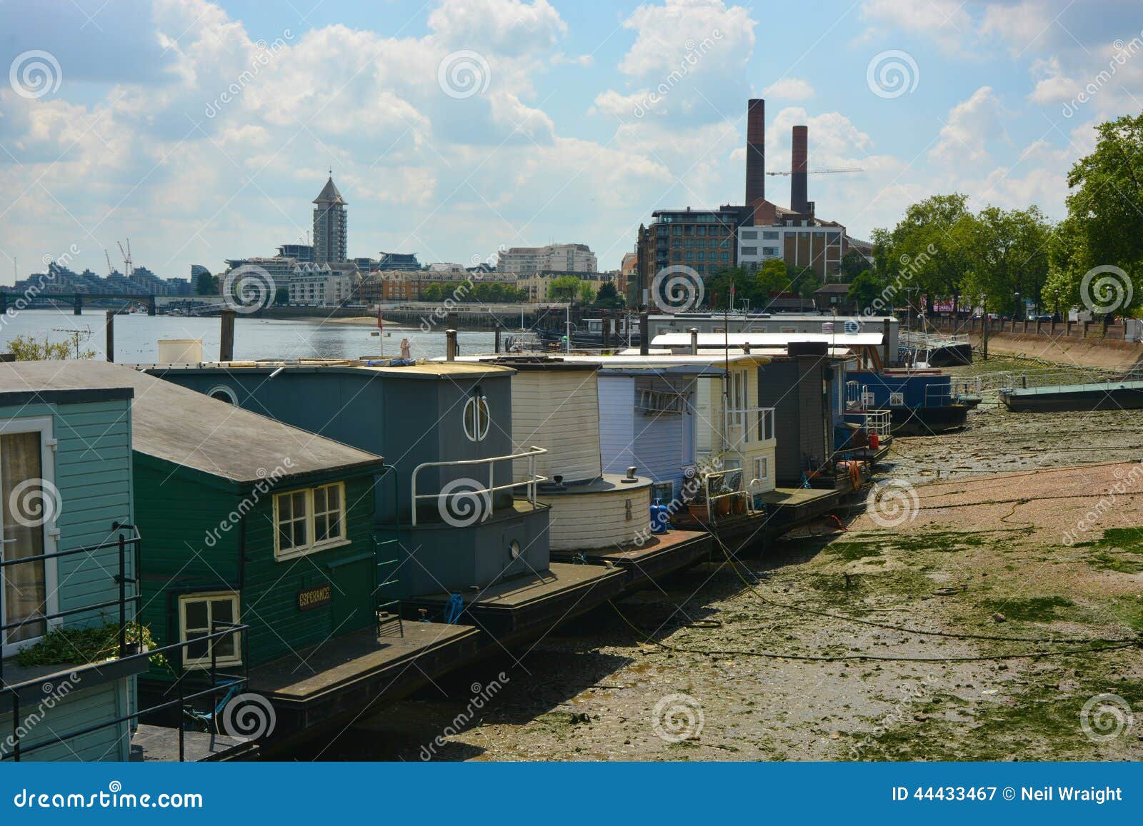Woonboten Langs De Rivier Theems Stock Afbeelding - Image of ligplaats ...