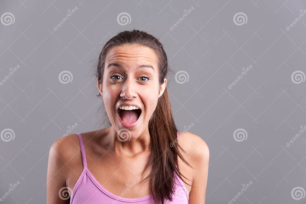 Wooow! 库存照片. 图片 包括有 女性, 成人, 喜悦, 偶然, 祝贺, 逗人喜爱, 享受, 幸福 - 33674034