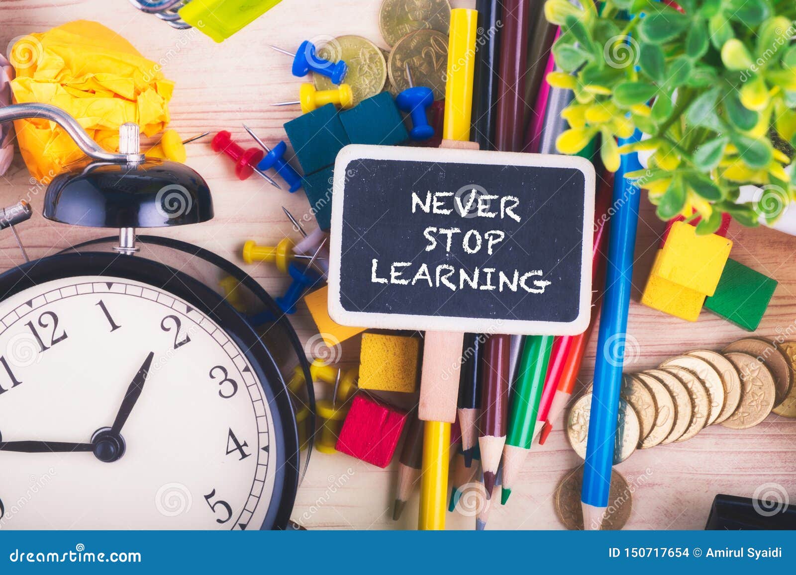 Word NEVER STOP LEARNING Over Scattered Wooden Workspace Stock Photo ...