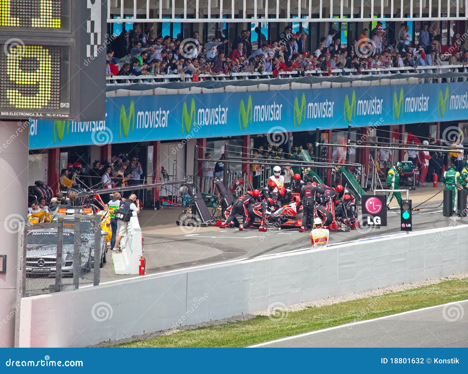 Work in Boxings during the Formula 1 Grand Prix Editorial Photography ...