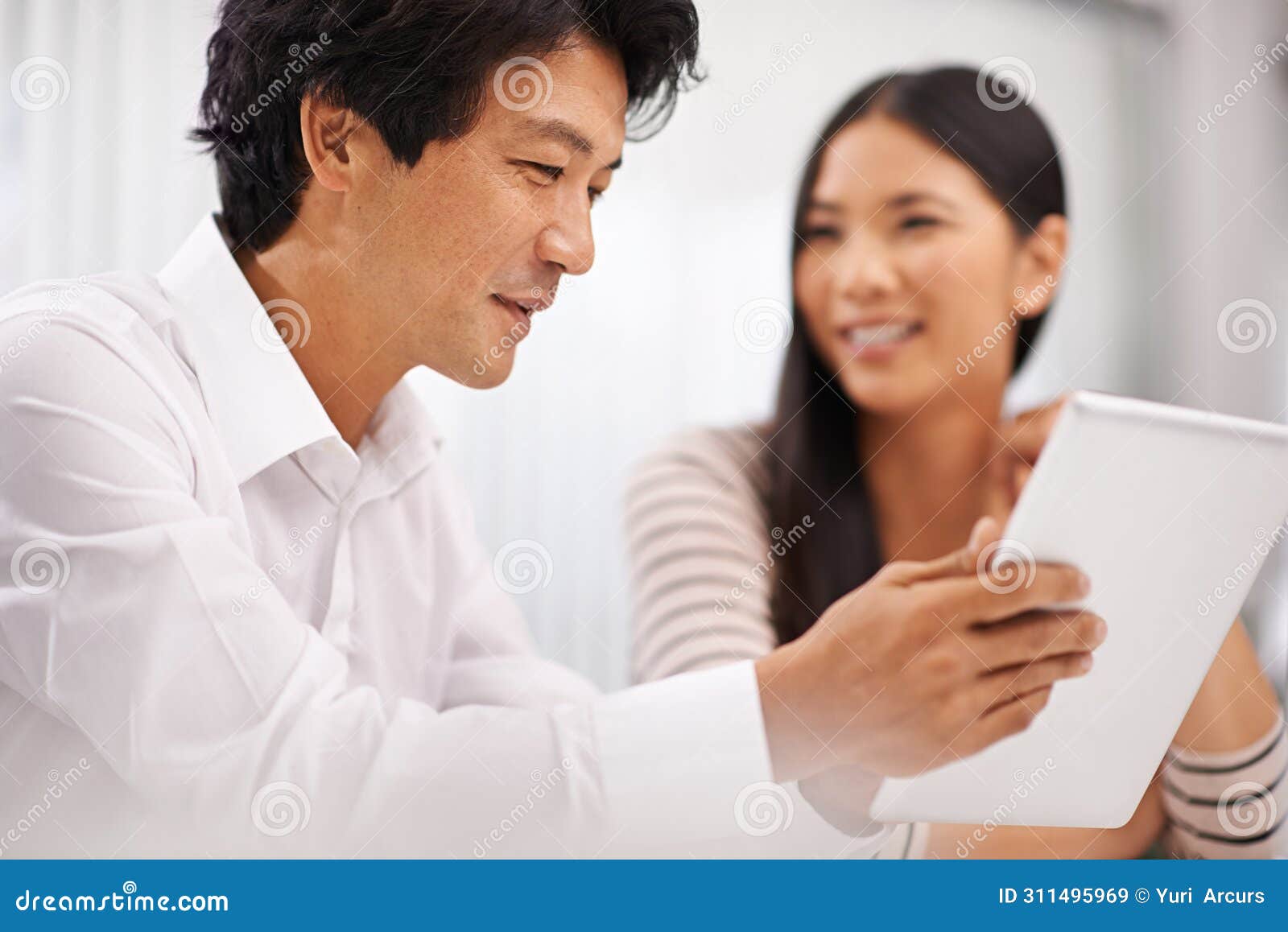 Work, Cooperation and People with Tablet for Collaboration in Japanese ...