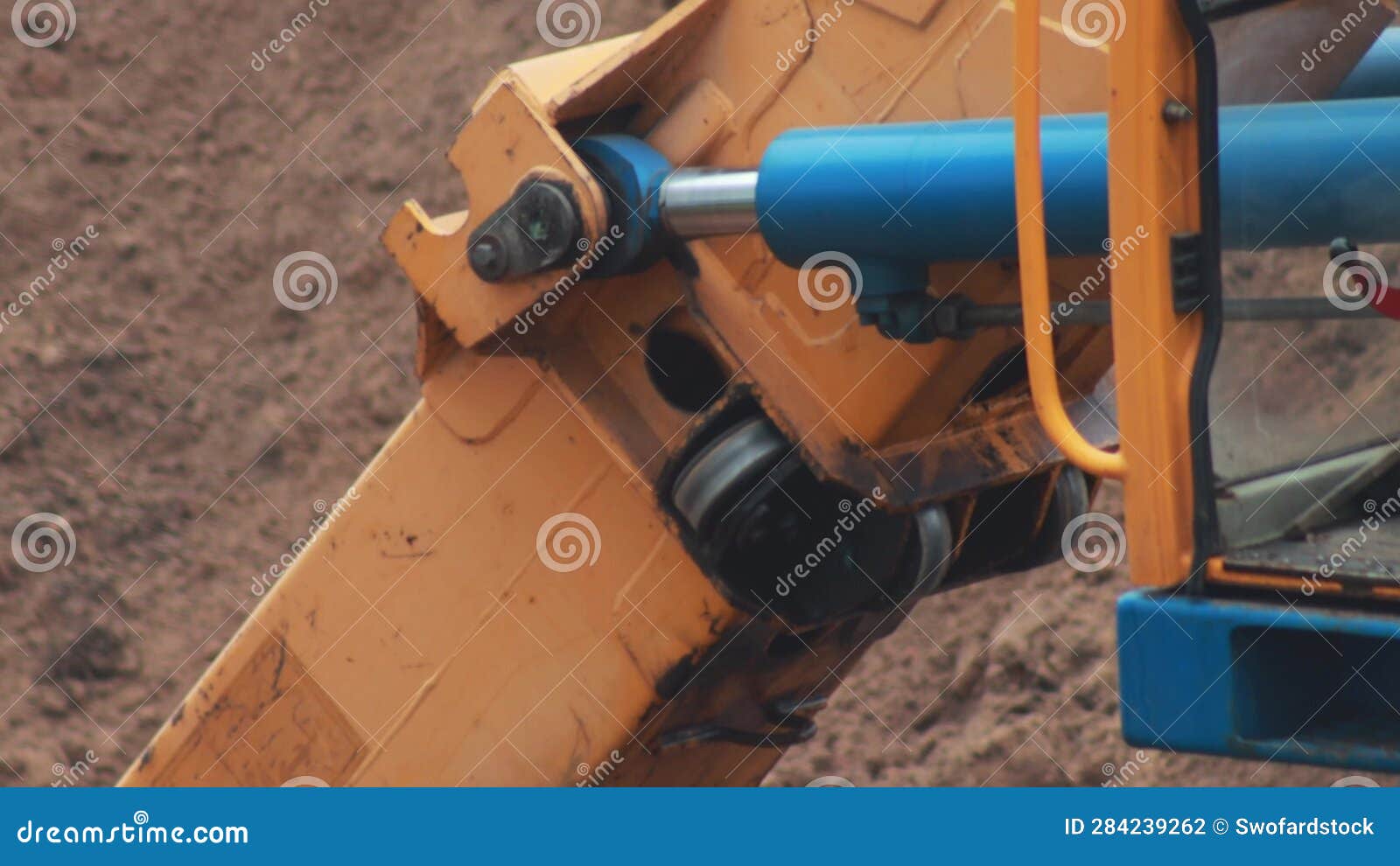 The Work of Hydraulic Cylinders in the Retractable Boom of the ...