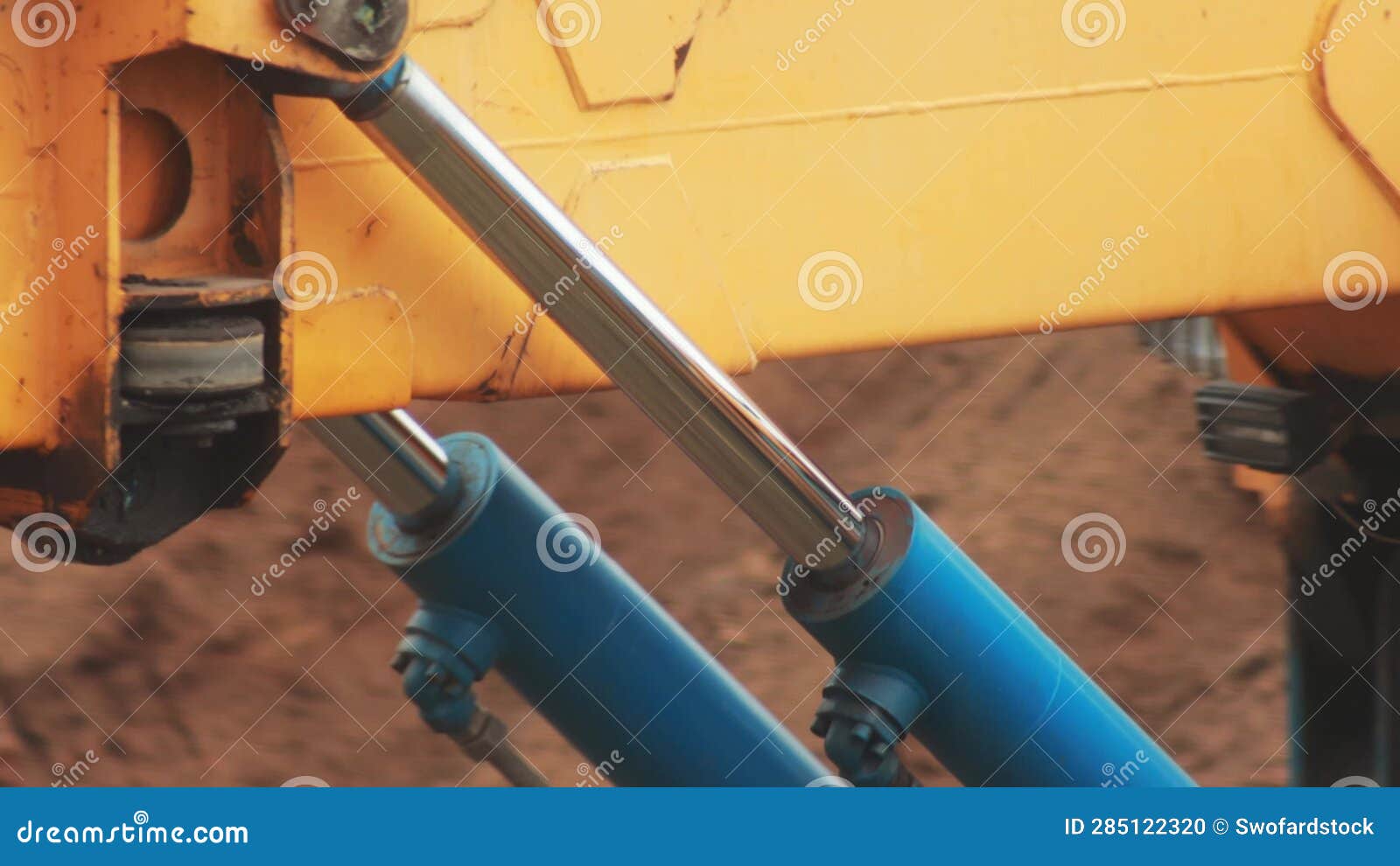 The Work of Hydraulic Cylinders in the Retractable Boom of the ...