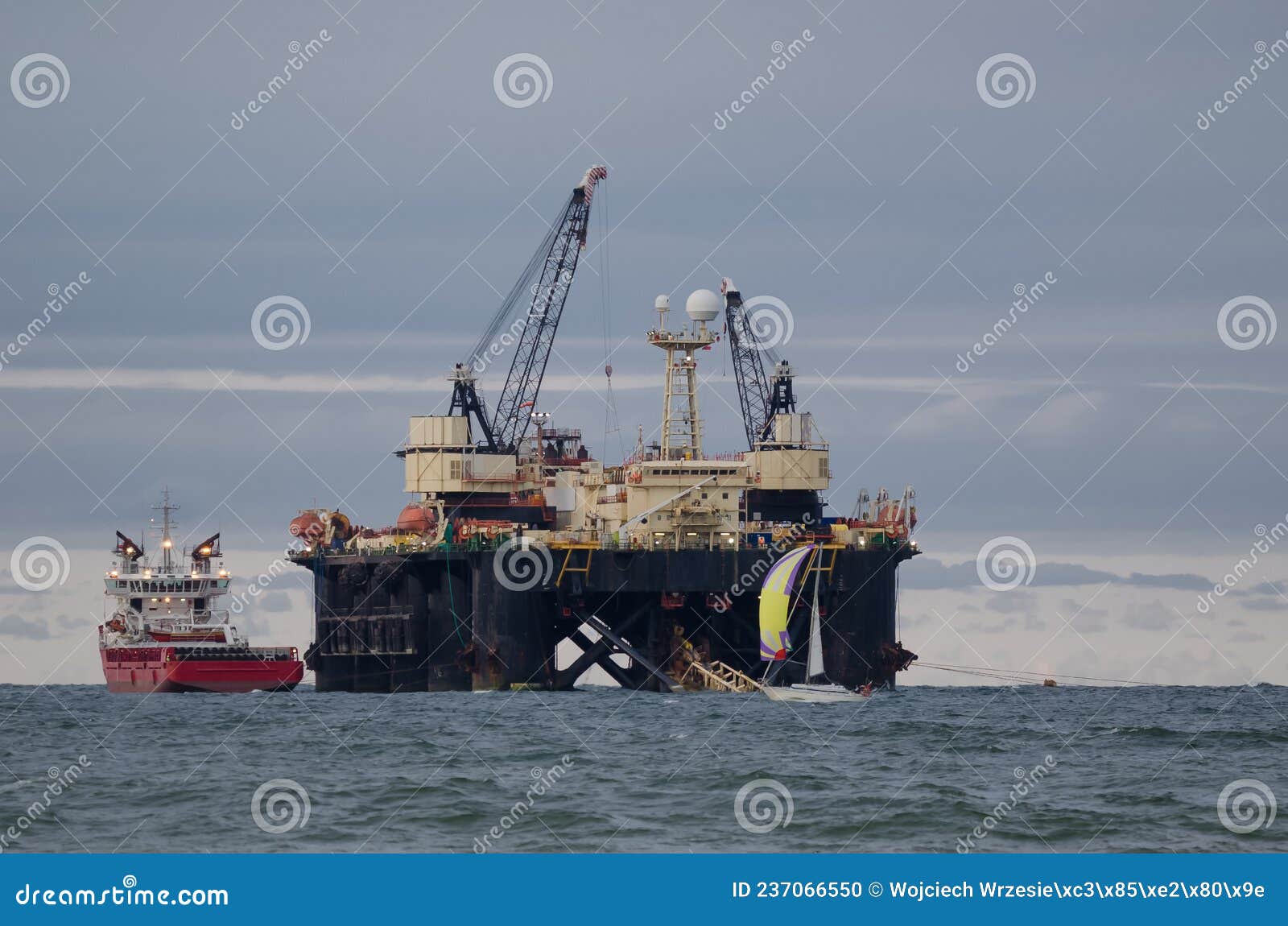 PIPE LAYER PLATFORM and OFFSHORE SHIP Stock Photo - Image of poland ...