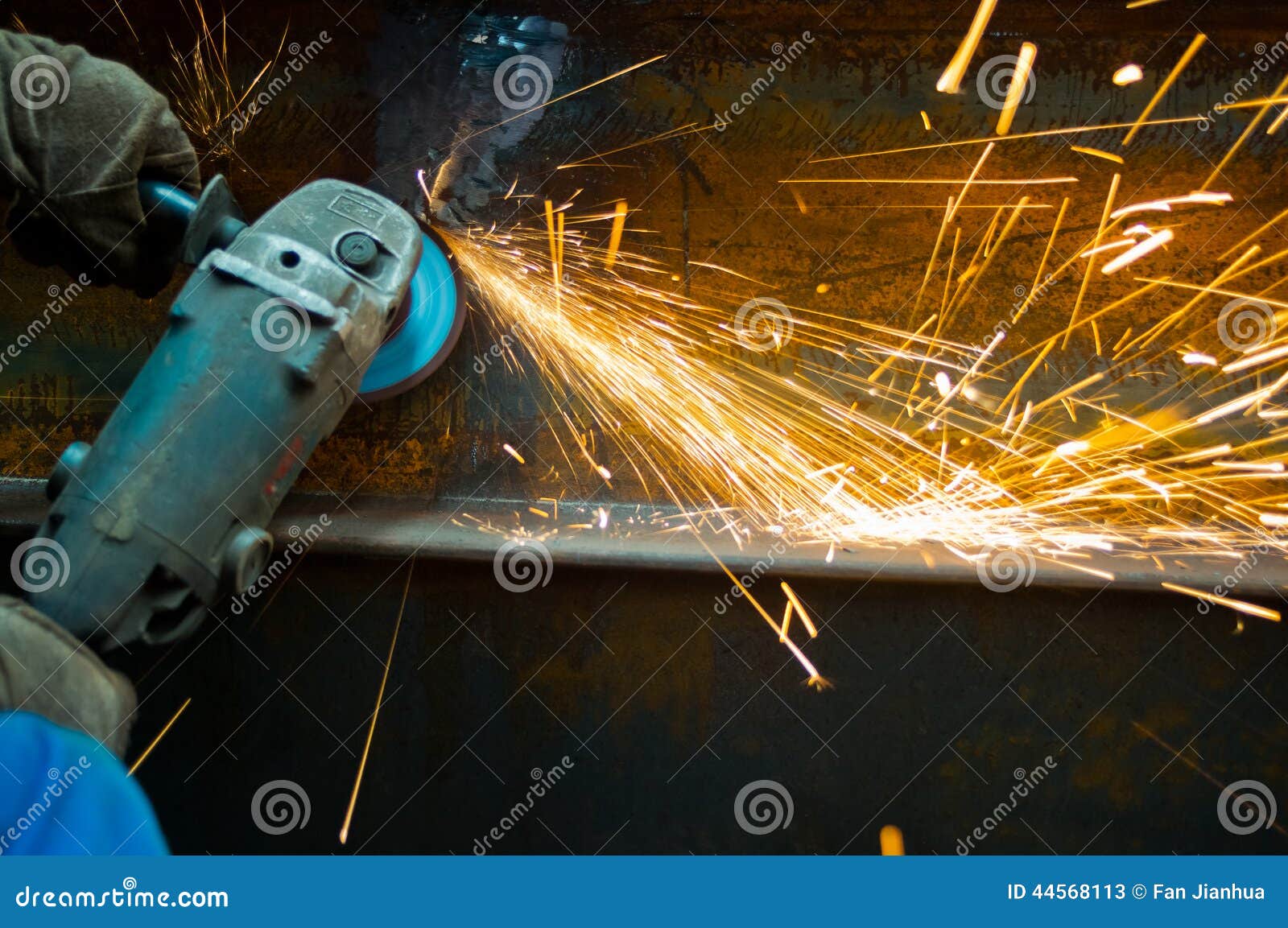 WorkÂ when TheÂ sparkÂ grinding Machine Stock Image - Image of splash ...