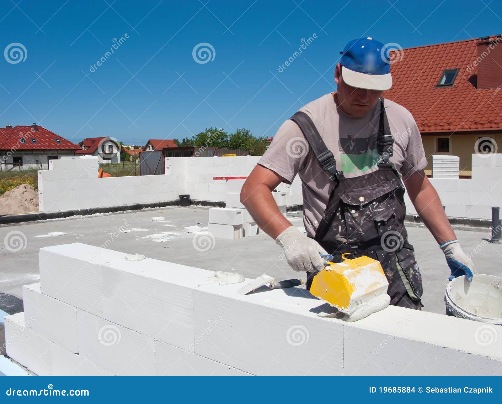 Worker Building Concrete Wall Stock Photo - Image of worker, cement ...