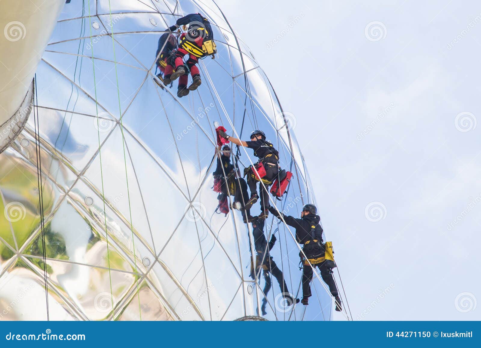 Worker cleaning high tower editorial image. Image of high - 44271150