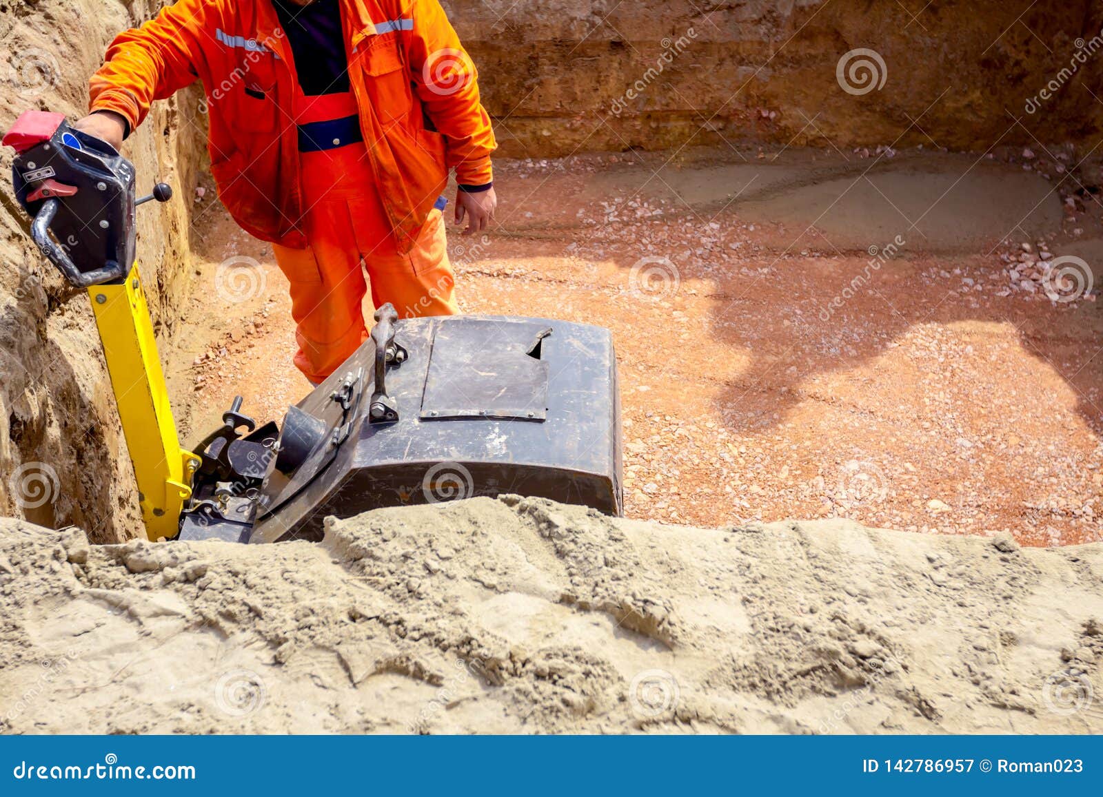 Worker Compacting Foundation Vibration Plate Compactor Stock Image ...