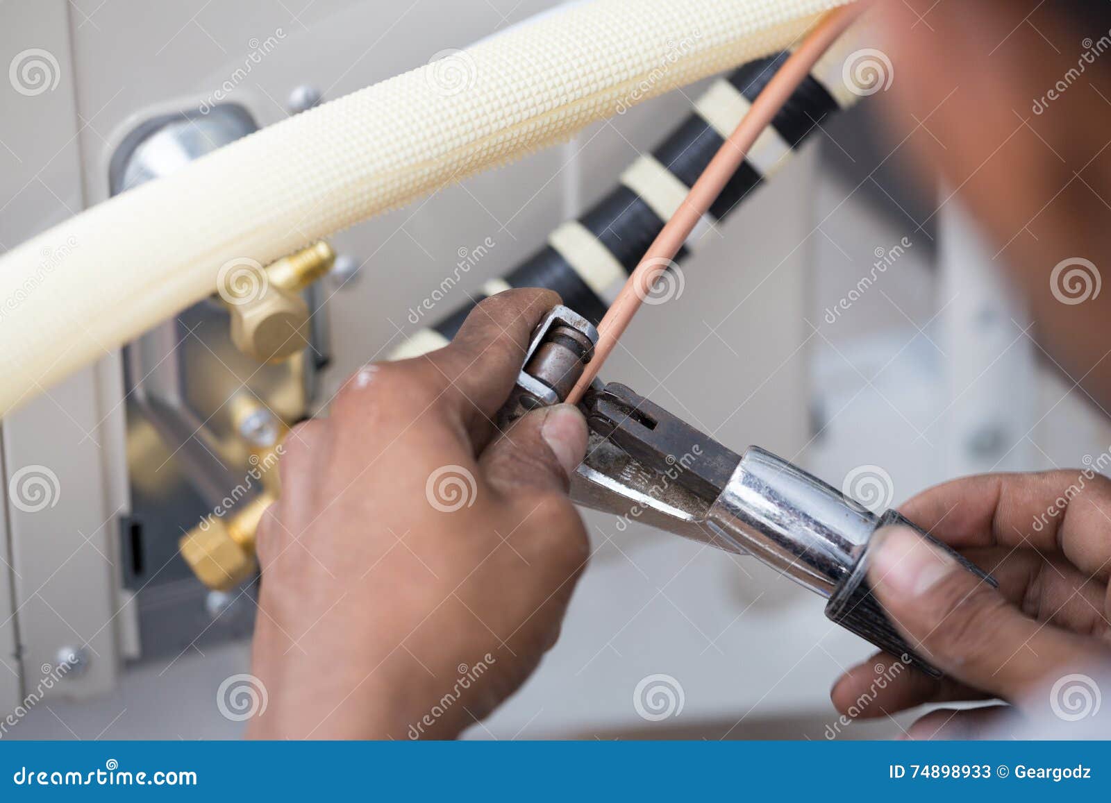 Worker Cutting Copper Pipe of Air Conditioner Stock Image - Image of ...