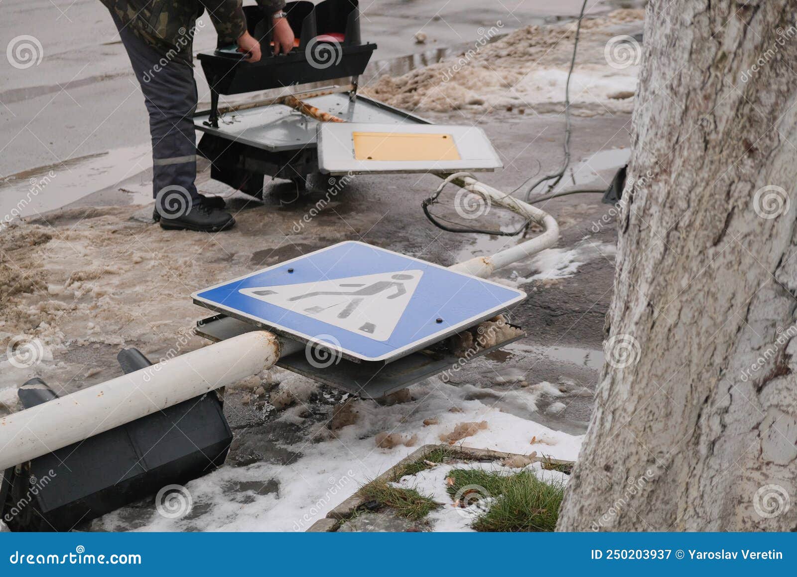 Worker Fix Lights of Broken Traffic Light Stock Image - Image of broken ...