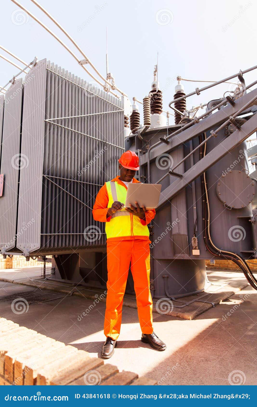 Worker laptop computer stock photo. Image of electrical - 43841618
