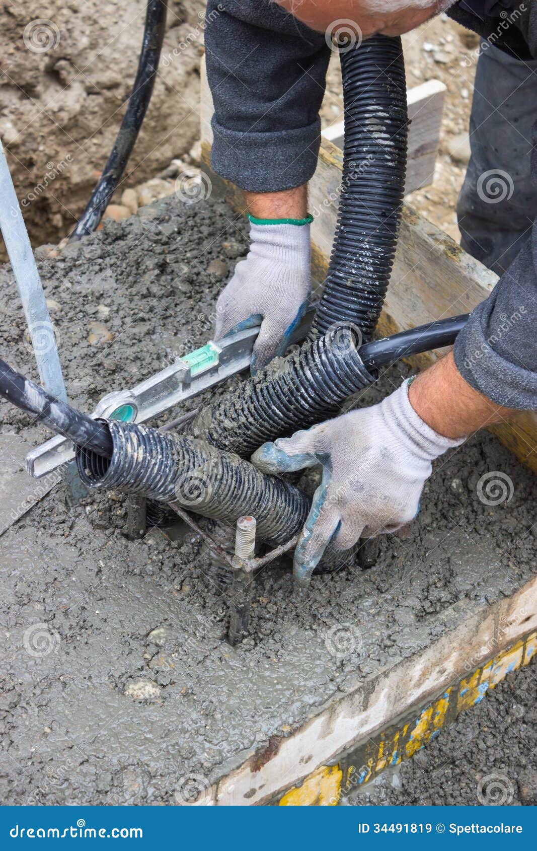 Worker leveling 2 stock image. Image of activity, house - 34491819