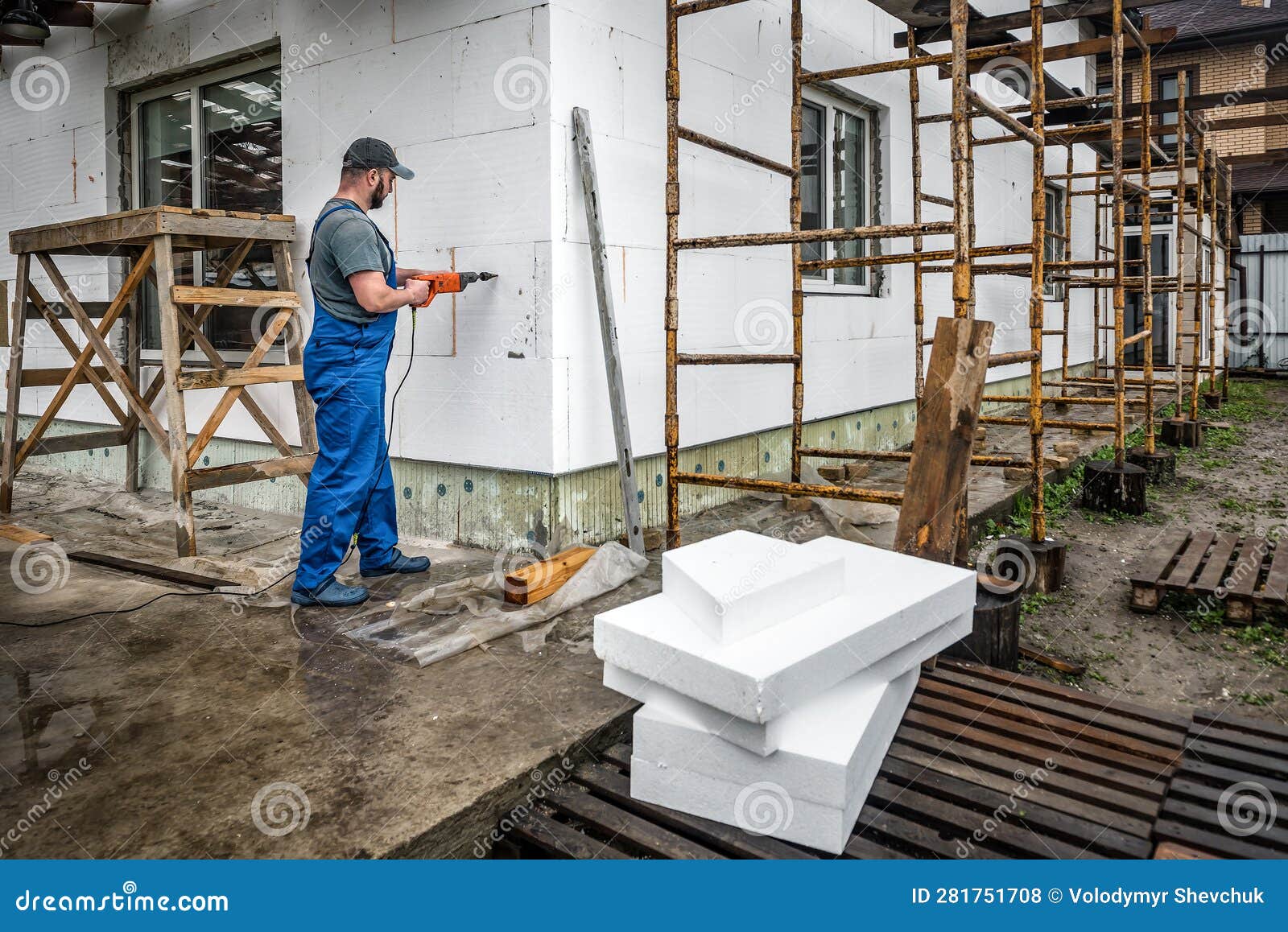 Worker Makes Building Insulation Saves Energy with Styrofoam Stock ...