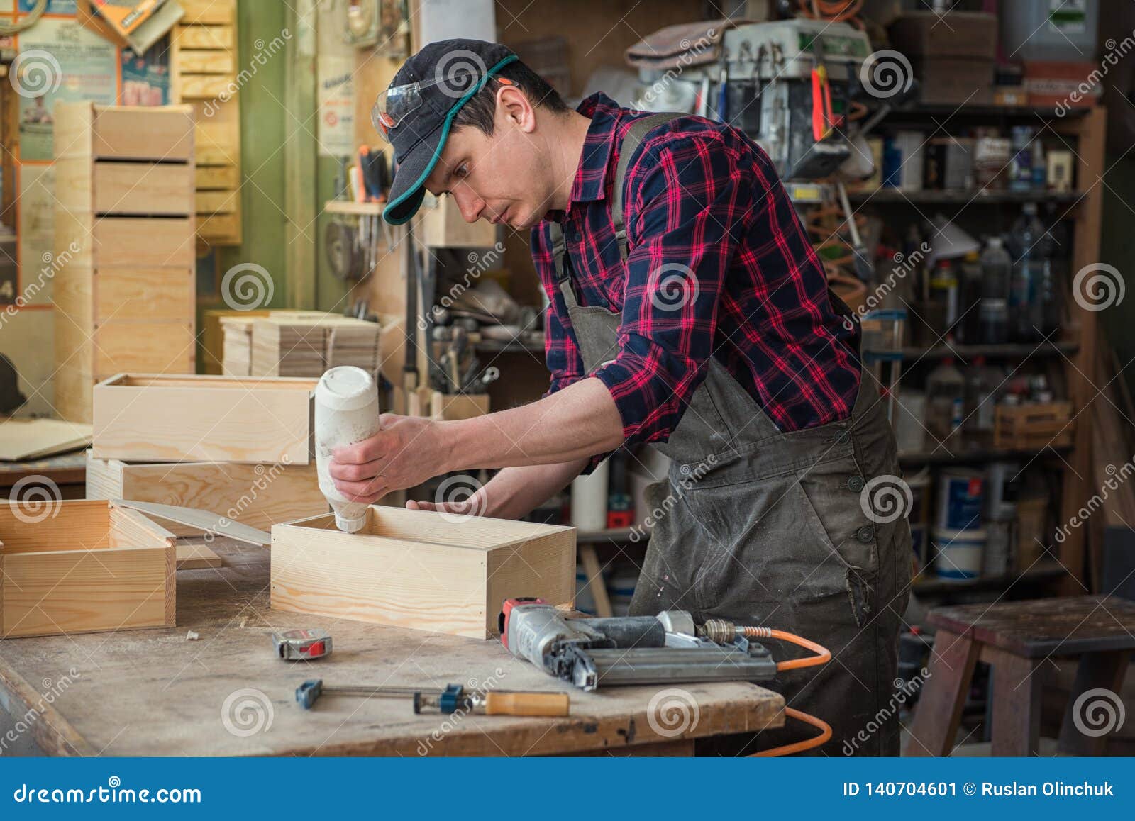 Worker making the wood box stock image. Image of closeup - 140704601