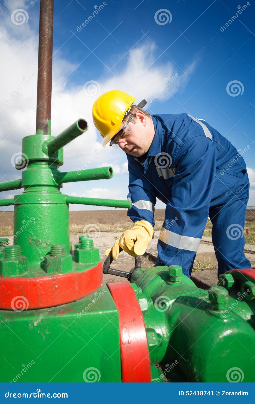 Worker on the oil field stock image. Image of male, equipment - 52418741