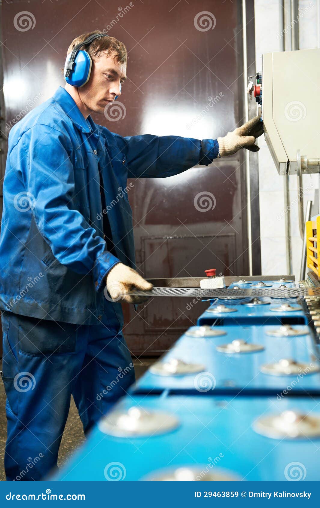 Worker Operating Guillotine Shears Machine Stock Image - Image of ...