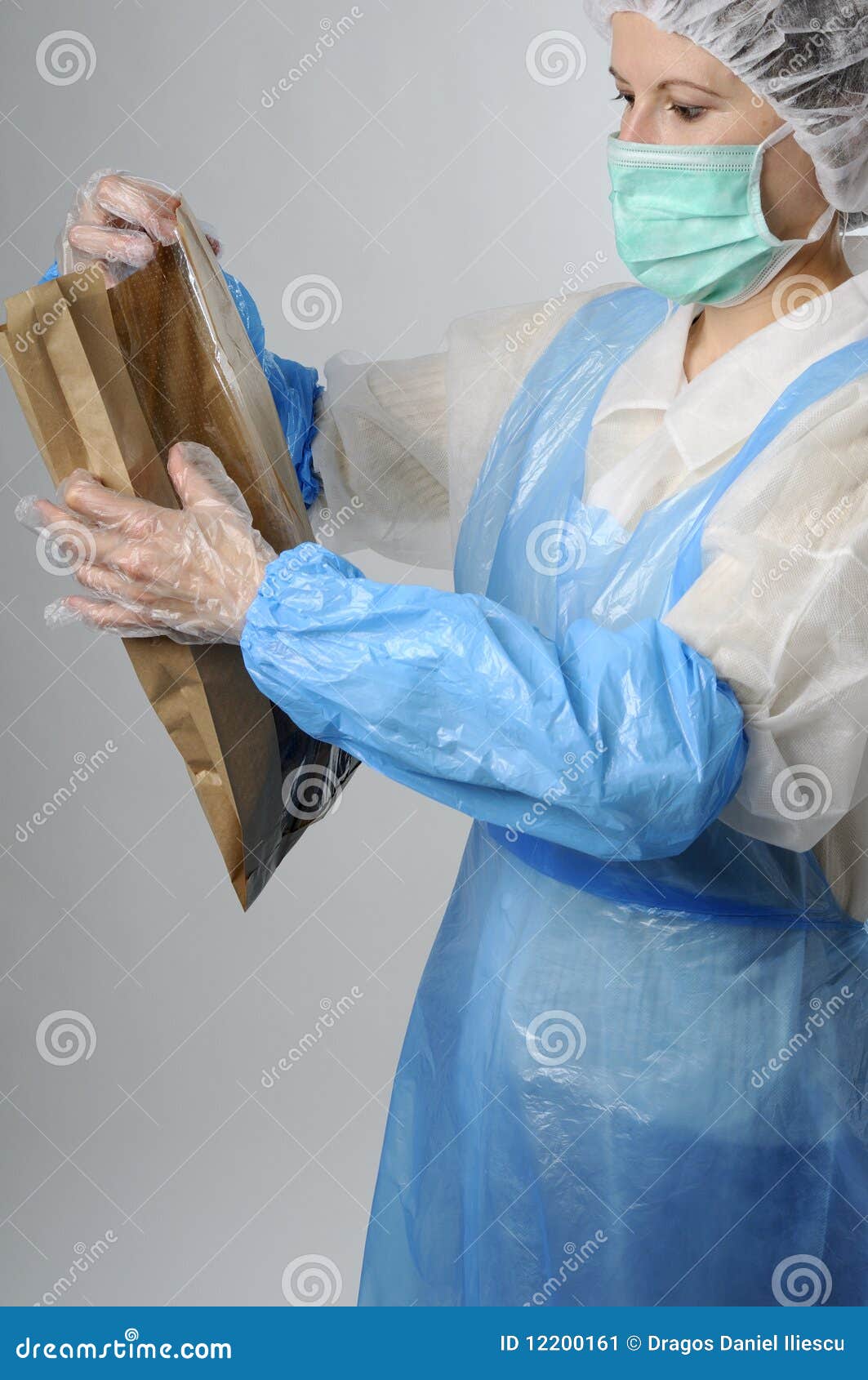 Worker packing bag stock image. Image of person, woman - 12200161