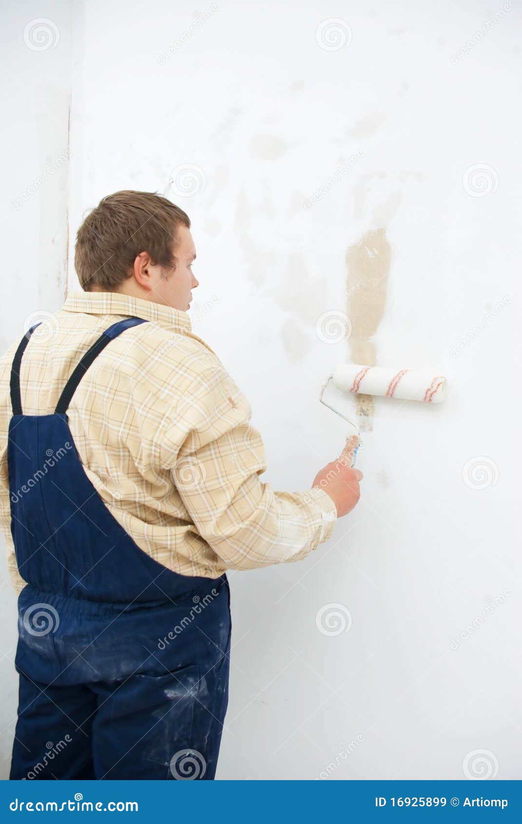 Worker painting wall stock image. Image of craft, decor - 16925899