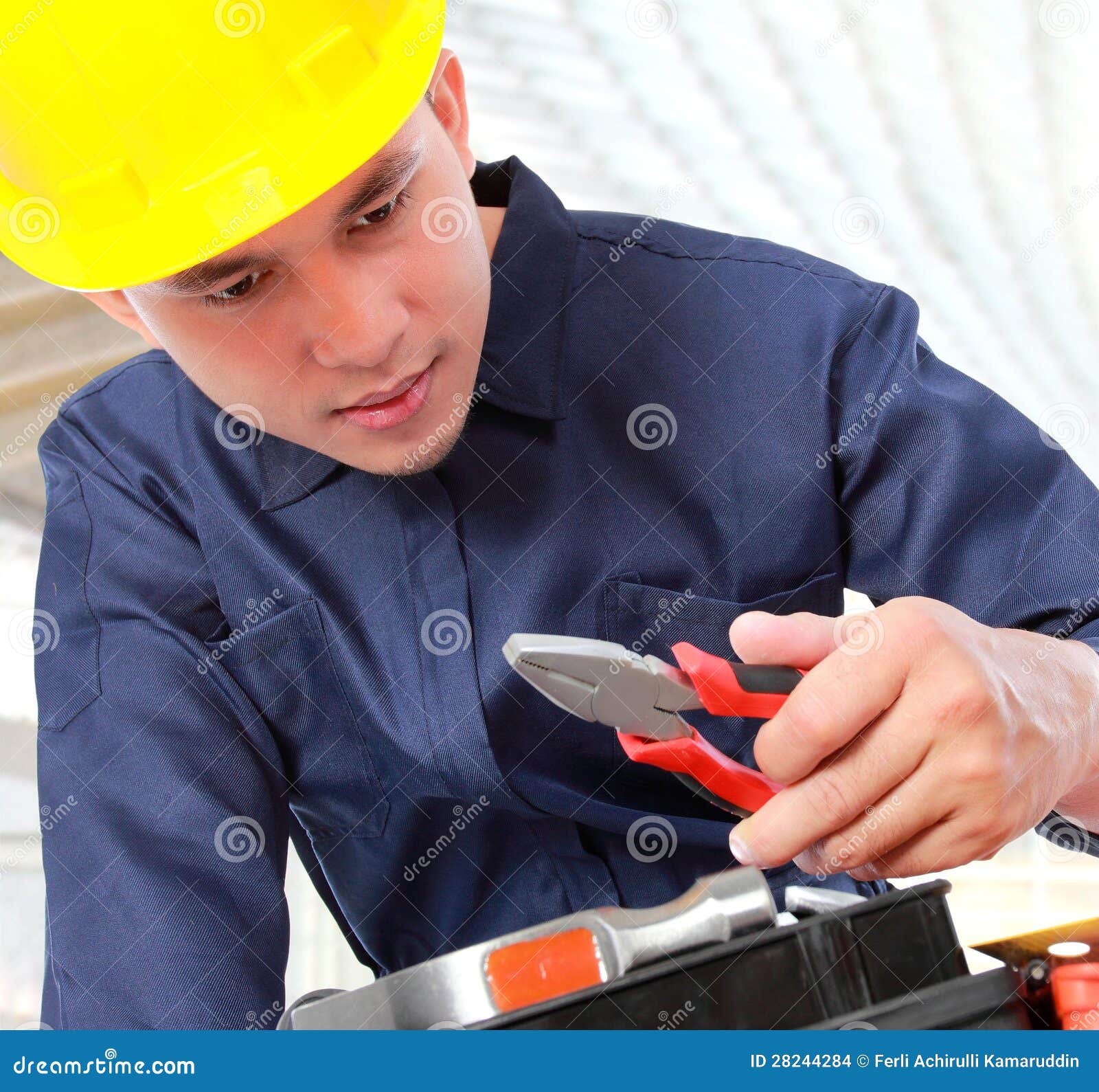 Worker prepare equipment stock photo. Image of hold, contractor - 28244284