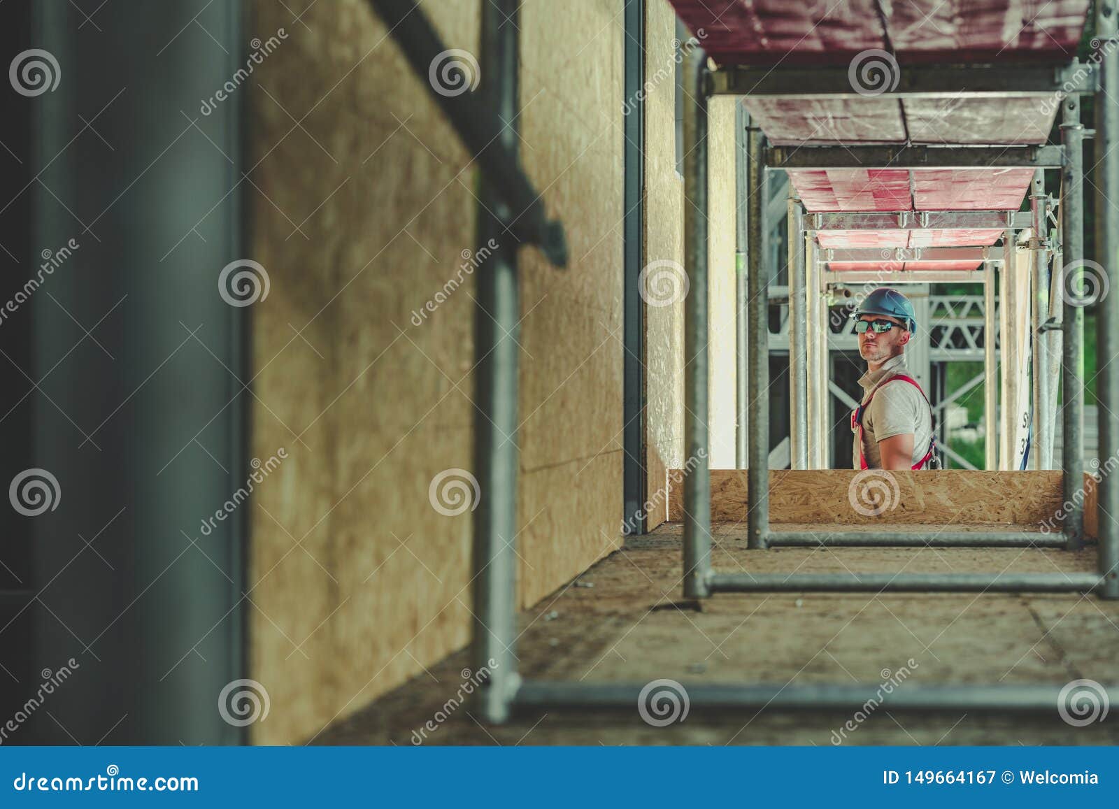 Worker on a Scaffolding stock image. Image of development - 149664167