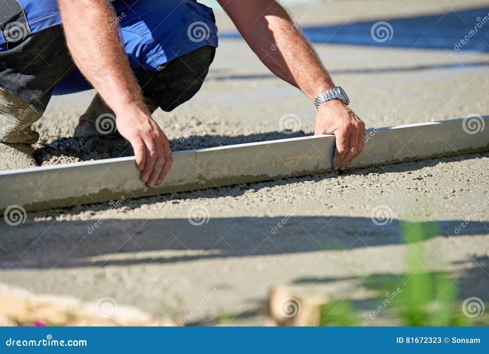 Worker Screeding Cement Floor with Screed Stock Image - Image of ...