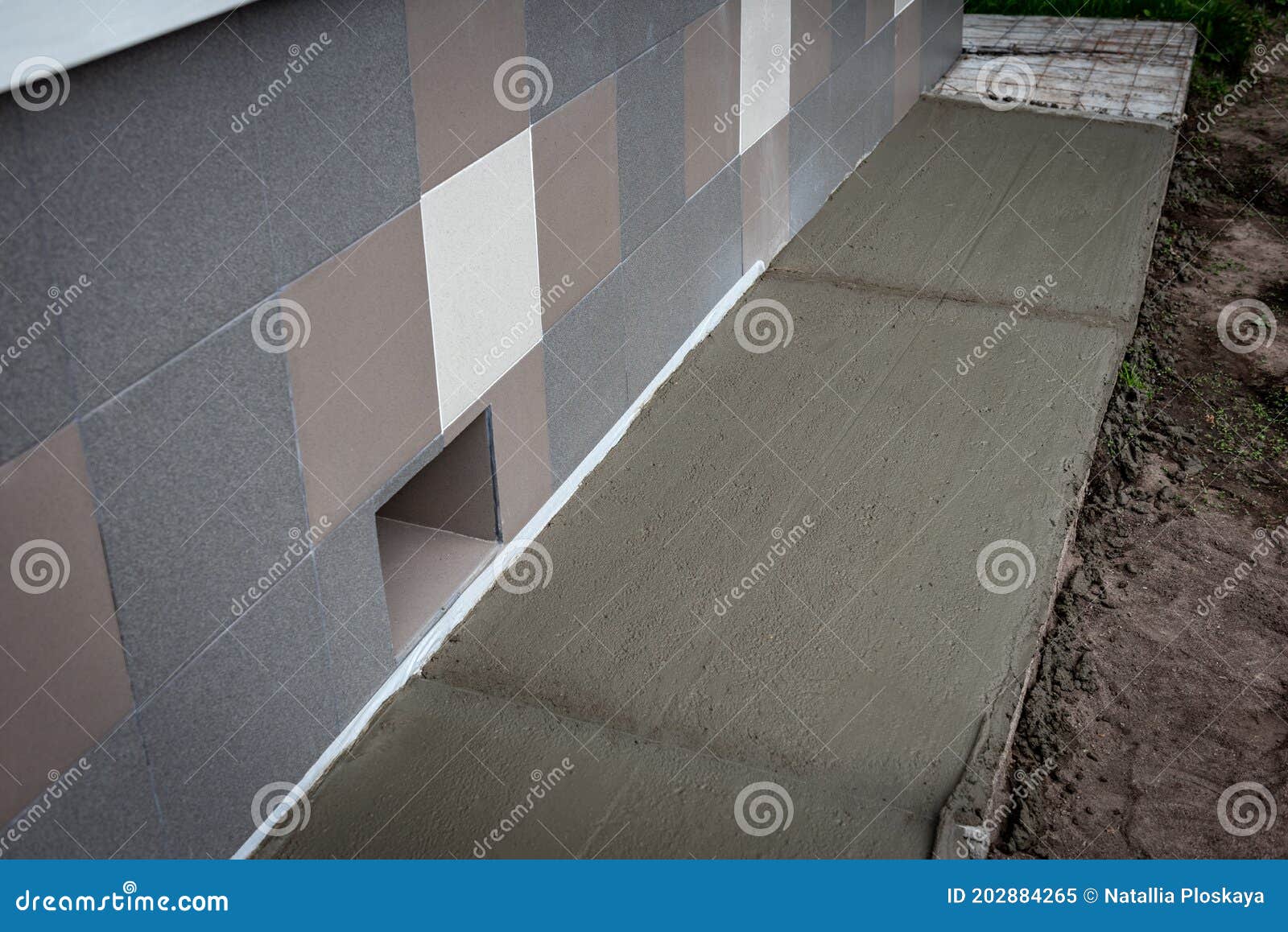 Worker Screeding Outdoor Cement Floor with Screed Stock Image - Image ...