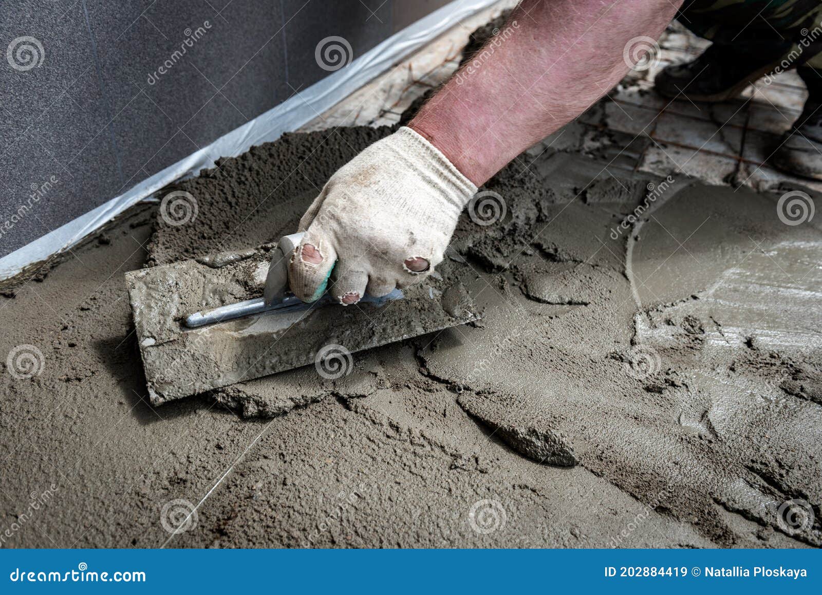 Worker Screeding Outdoor Cement Floor with Screed Stock Image - Image ...
