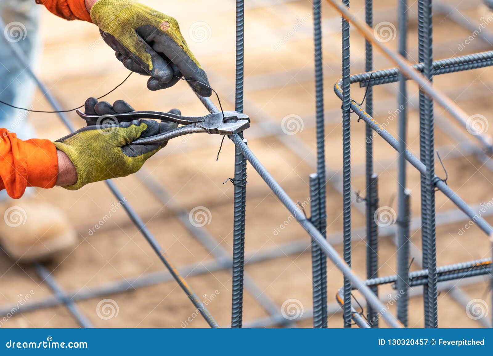 Securing Steel Bars With Wire Rod For Reinforcement Of Concrete Or ...