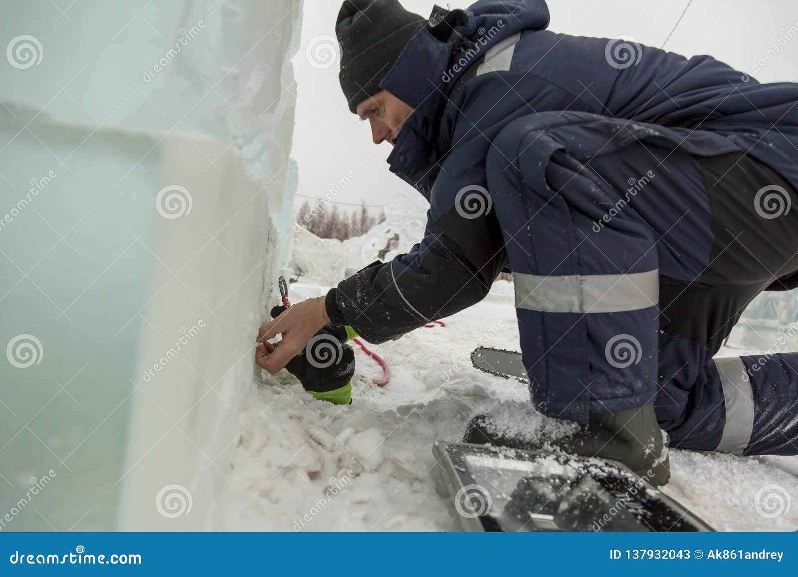 Worker Sets the Spotlight in the Ice Figure Stock Image - Image of ...
