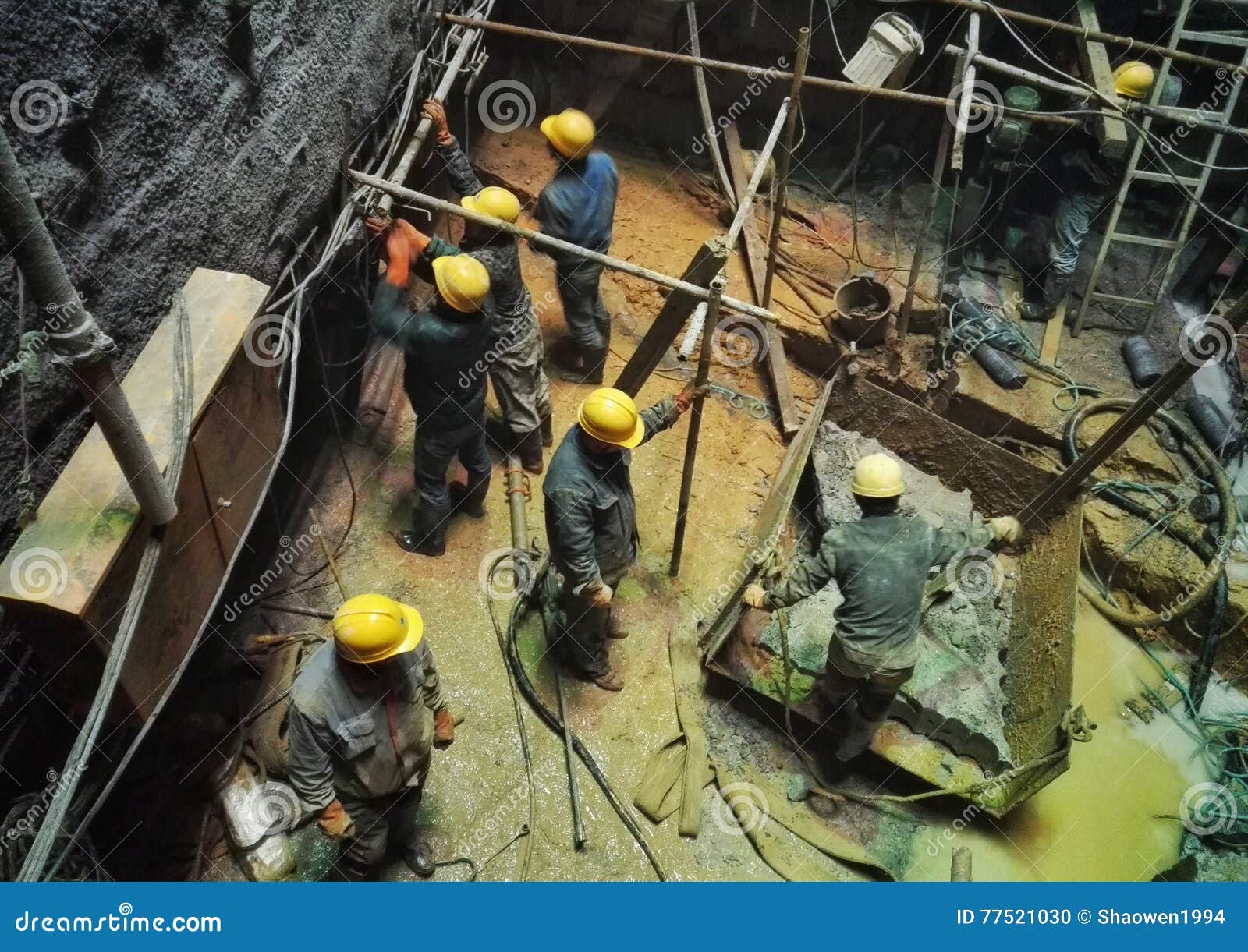Worker in Shaft Construction Site 10 Editorial Image - Image of ...
