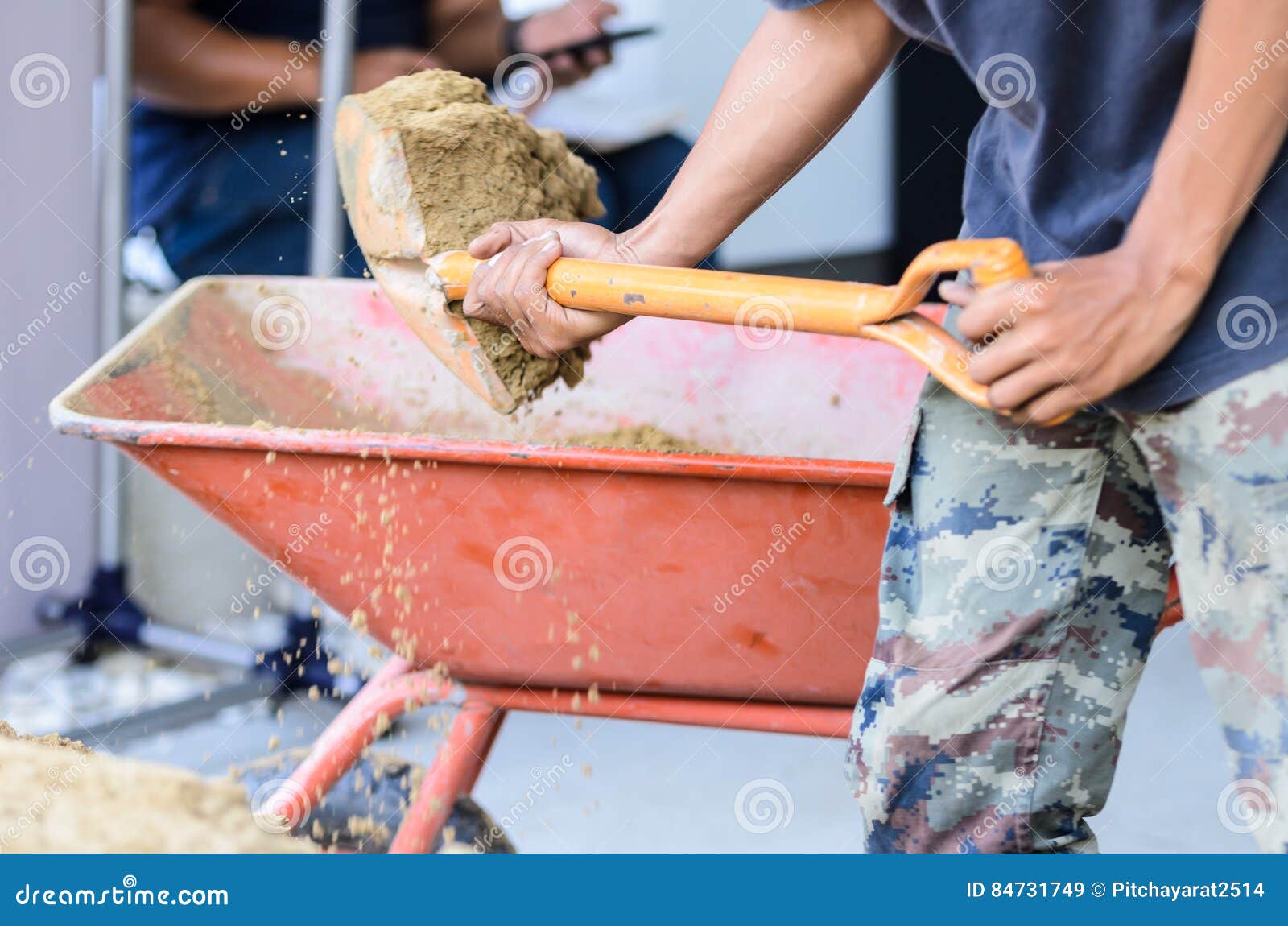 Worker used shovel sand stock image. Image of shovel - 84731749