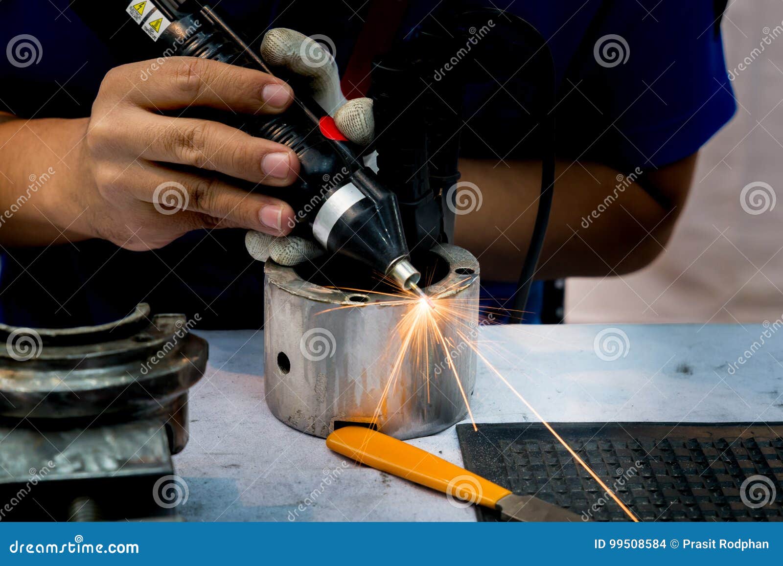 Overlay Welding Hard Surfacing Of Steel Roll By Submerge Arc Welding ...