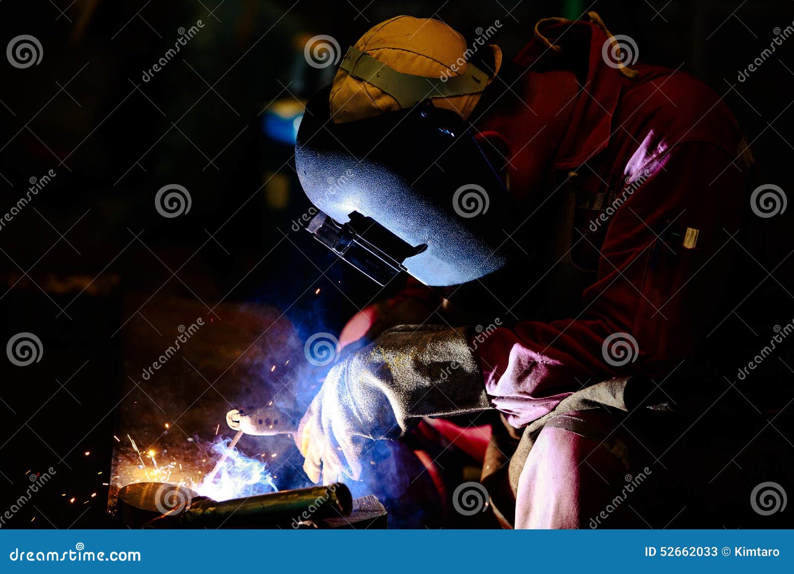 Worker is Weld Plate by Shield Metal Arc Welding Stock Image - Image of ...