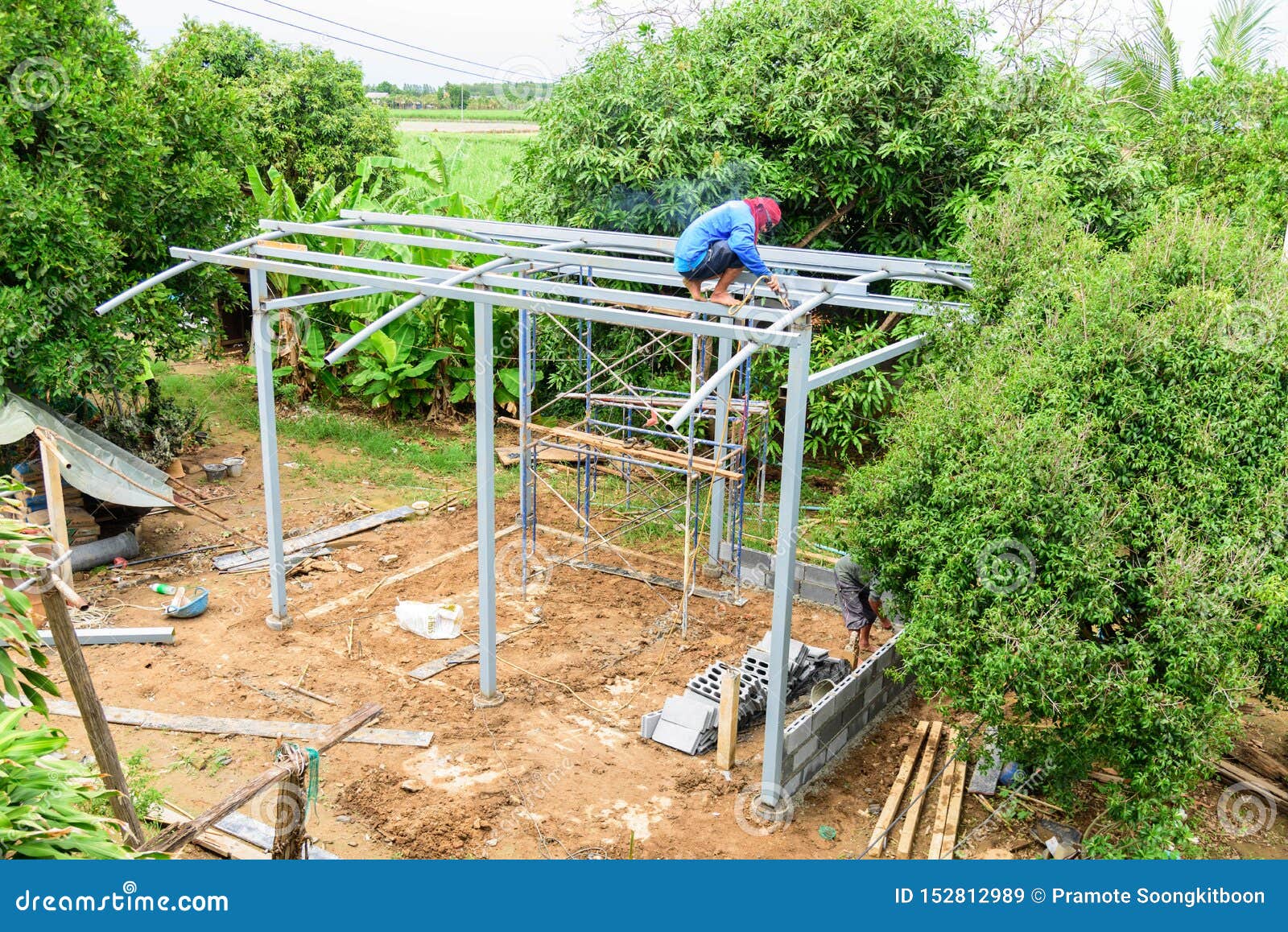 Worker Welding the Roof Steel Stock Image - Image of work, metal: 152812989