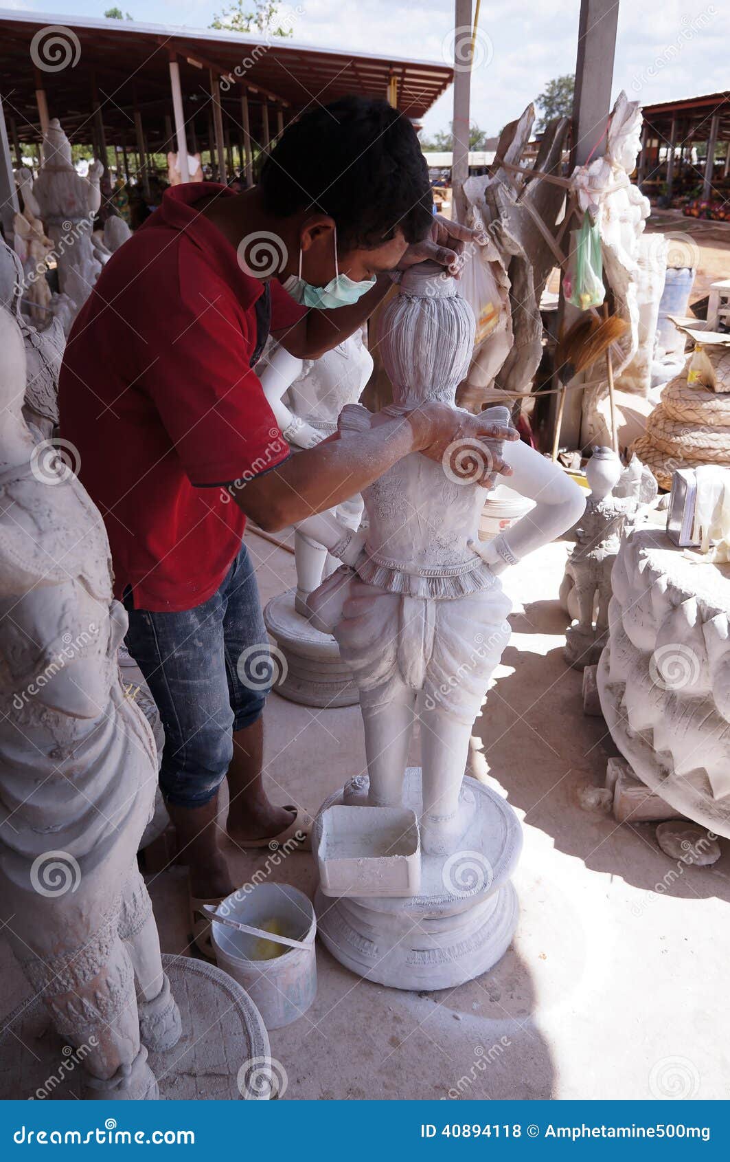 Worker editorial stock photo. Image of workmanship, statuary - 40894118